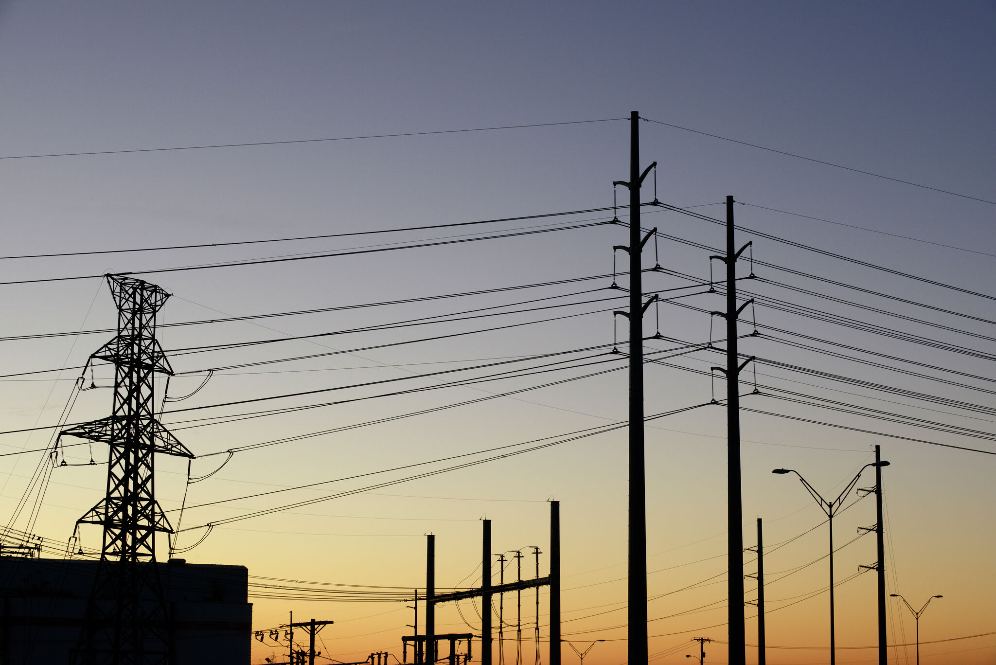 North Texas power outages reported as freeze impacts thousands