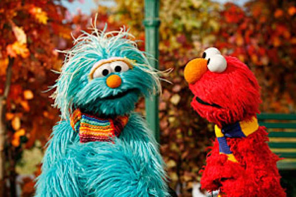 First Hispanic Muppet Rosita plans to celebrate birthday with big piñata