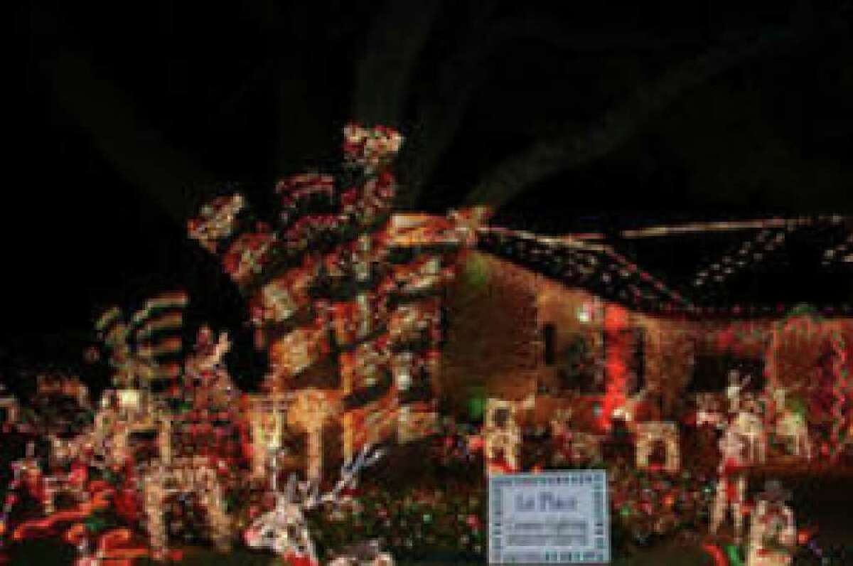 Windcrest residents prepare for Light-Up