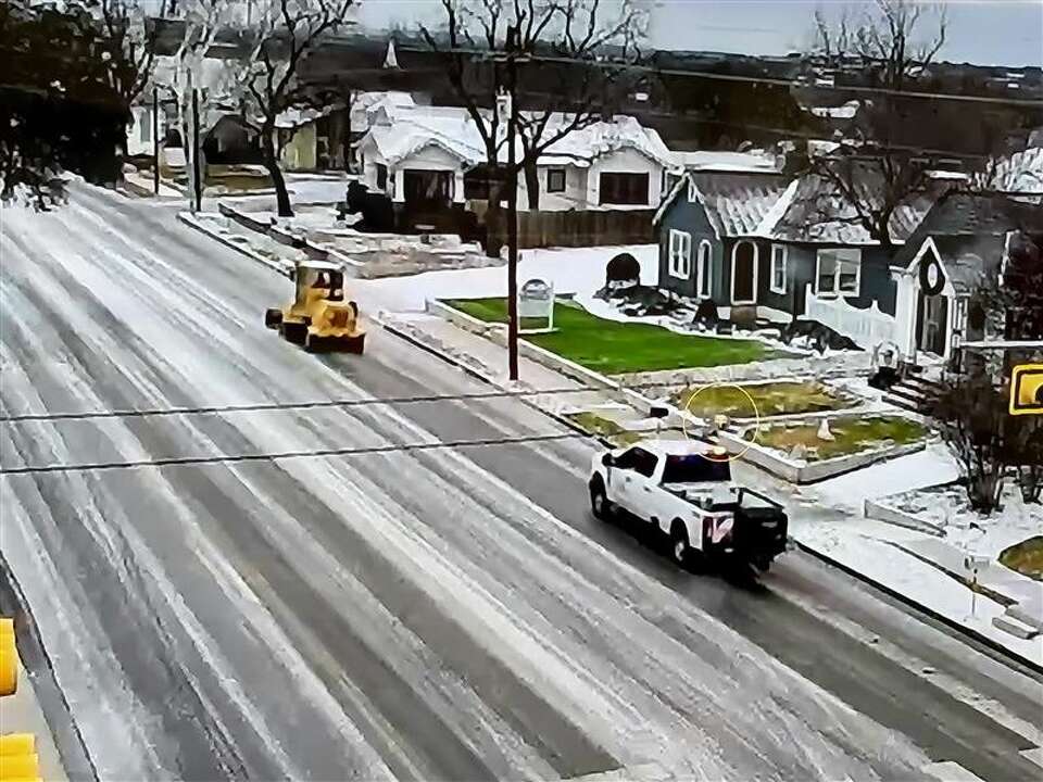 Snow is falling right now in Texas — here's where