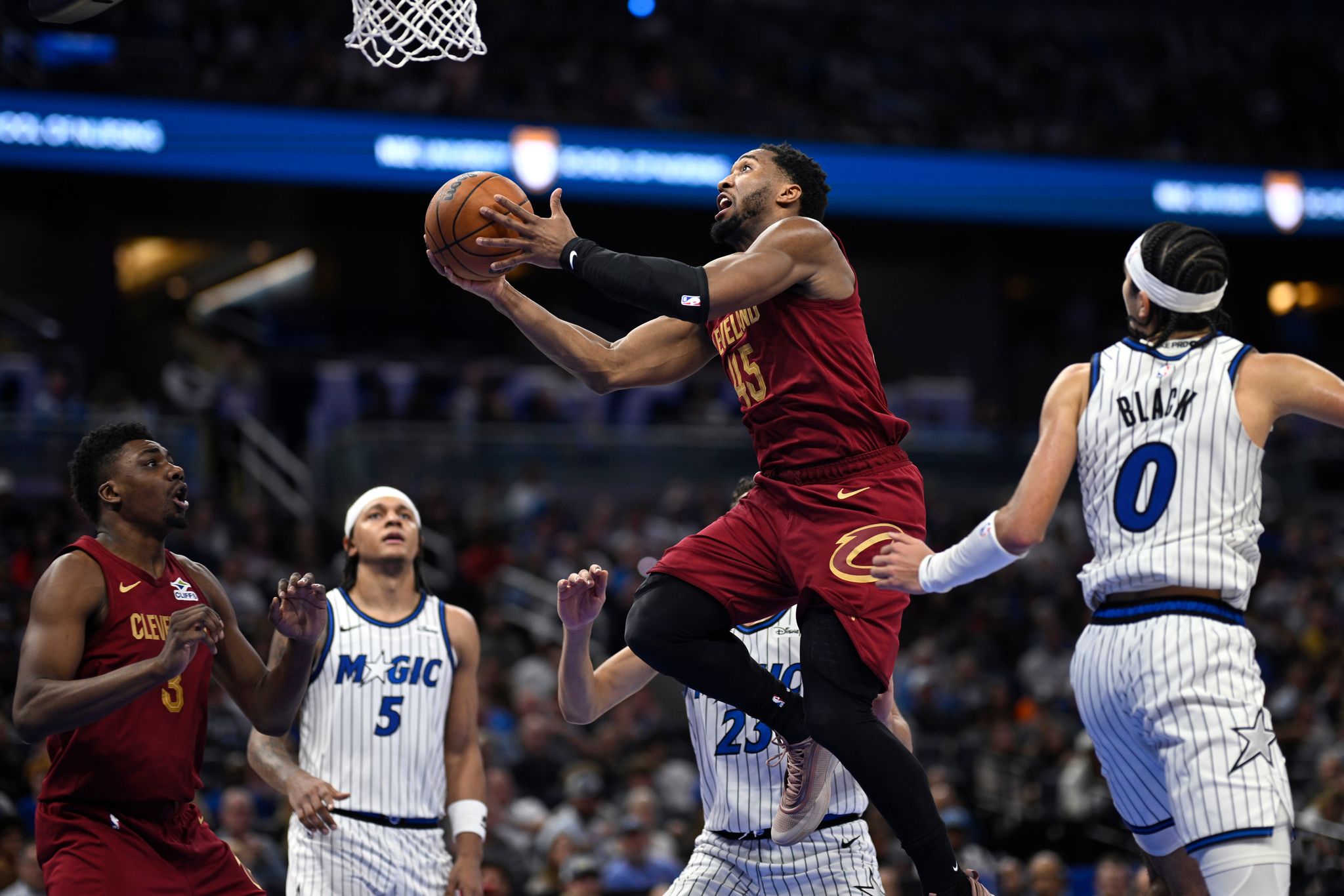 Donovan Mitchell scores 36 points in Cavaliers' 119-105 win over Magic