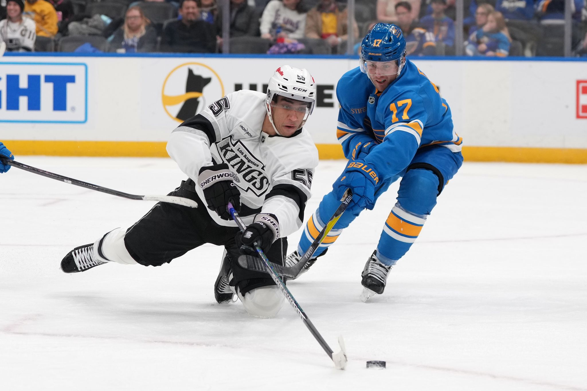 Moore scores deciding goal in shootout as Kings beat Blues 5-4