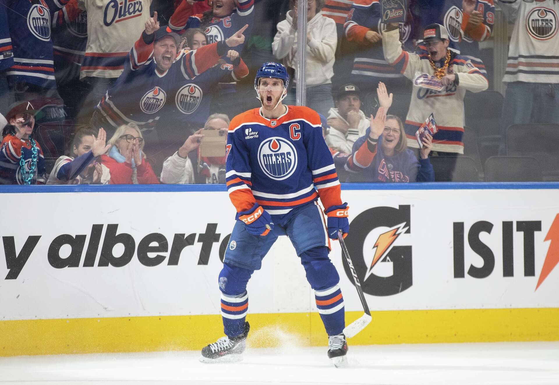 McDavid scores in OT, Bouchard nets hat trick as Oilers edge Capitals 6-5