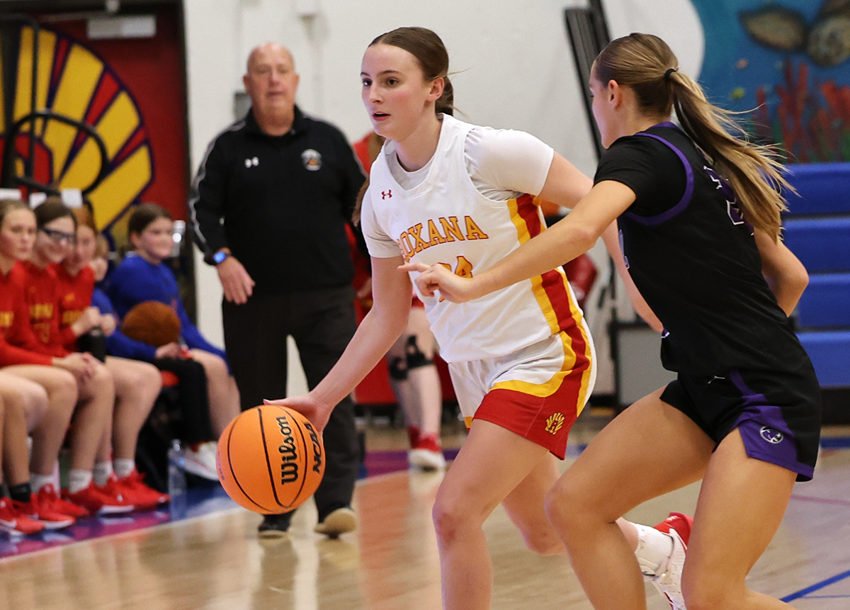 Snow and wind pick up in 2nd half of AFC championship game in Denver