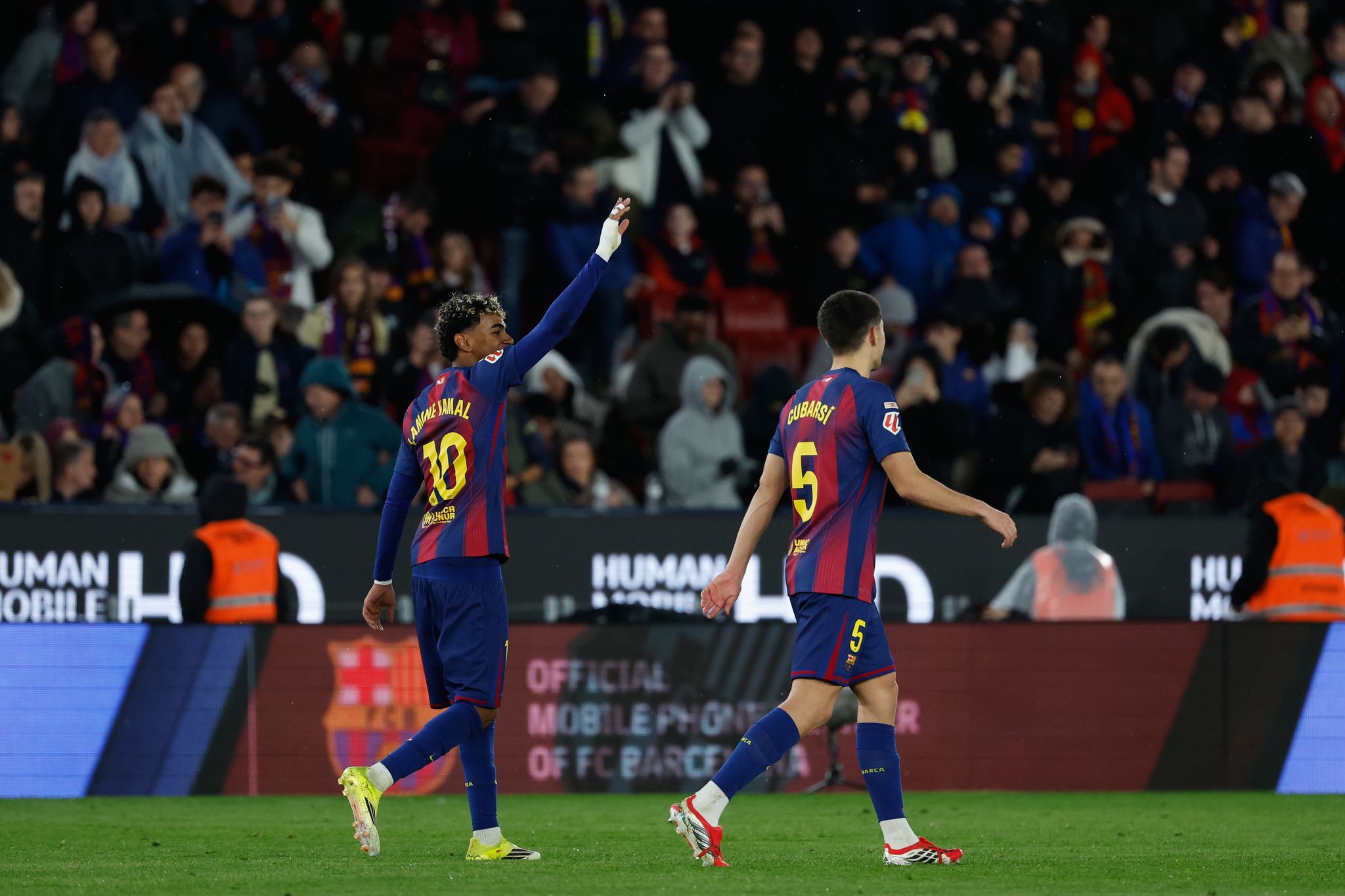 Yamal's acrobatic goal helps Barcelona beat Oviedo and regain Spanish ...