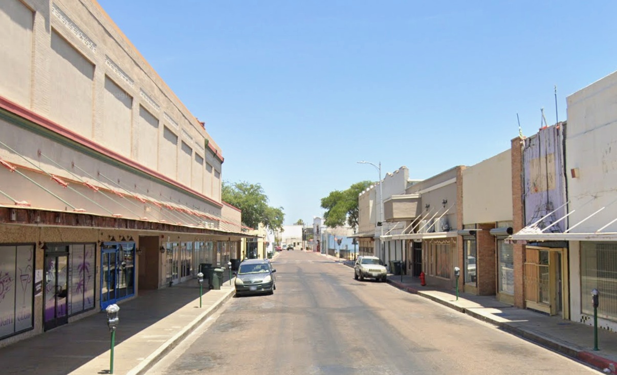 T-wolves and Warriors return to court in support of a grieving ...