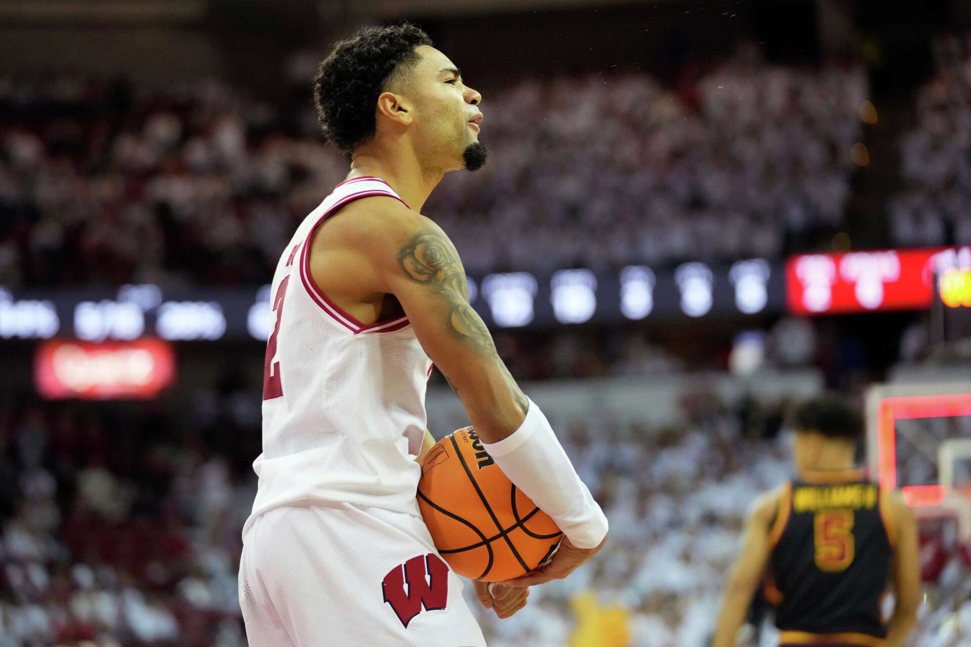Chad Baker-Mazara hits 5 3s, scores 29; USC beats Wisconsin 73-71
