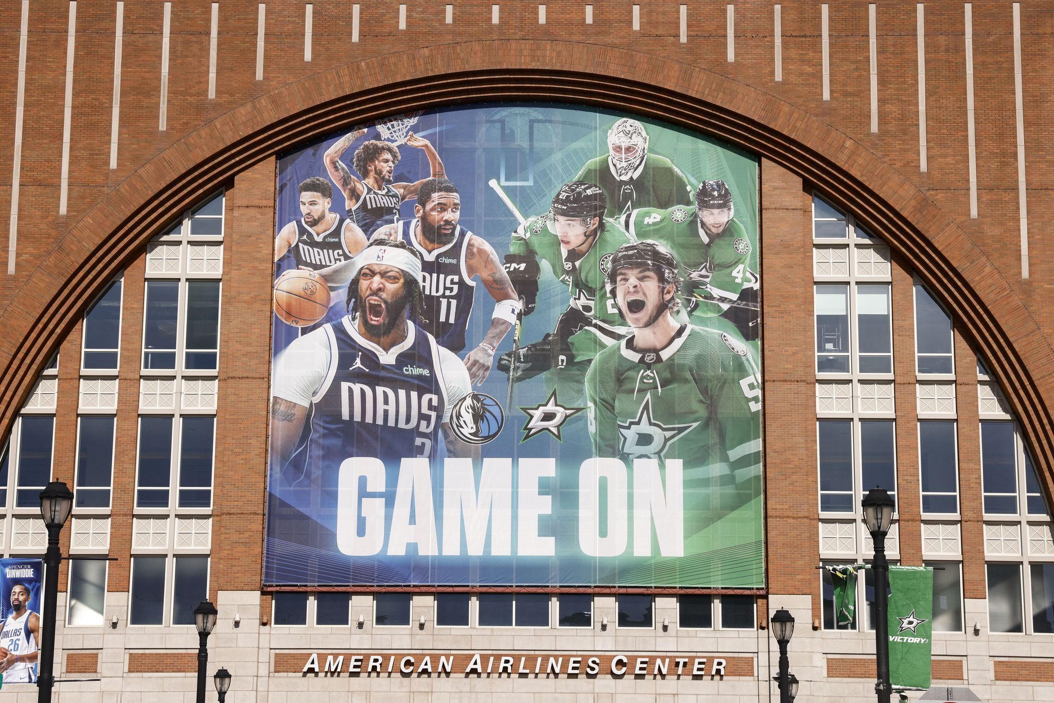 After years as AAC roommates, Stars, Mavs headed for arena split