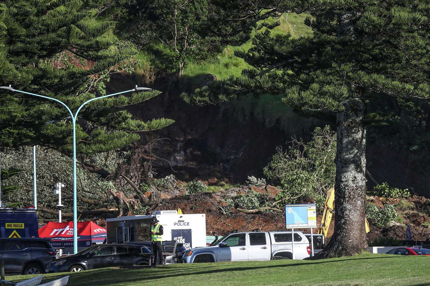 A search for 6 presumed dead in a New Zealand landslide is expected to ...