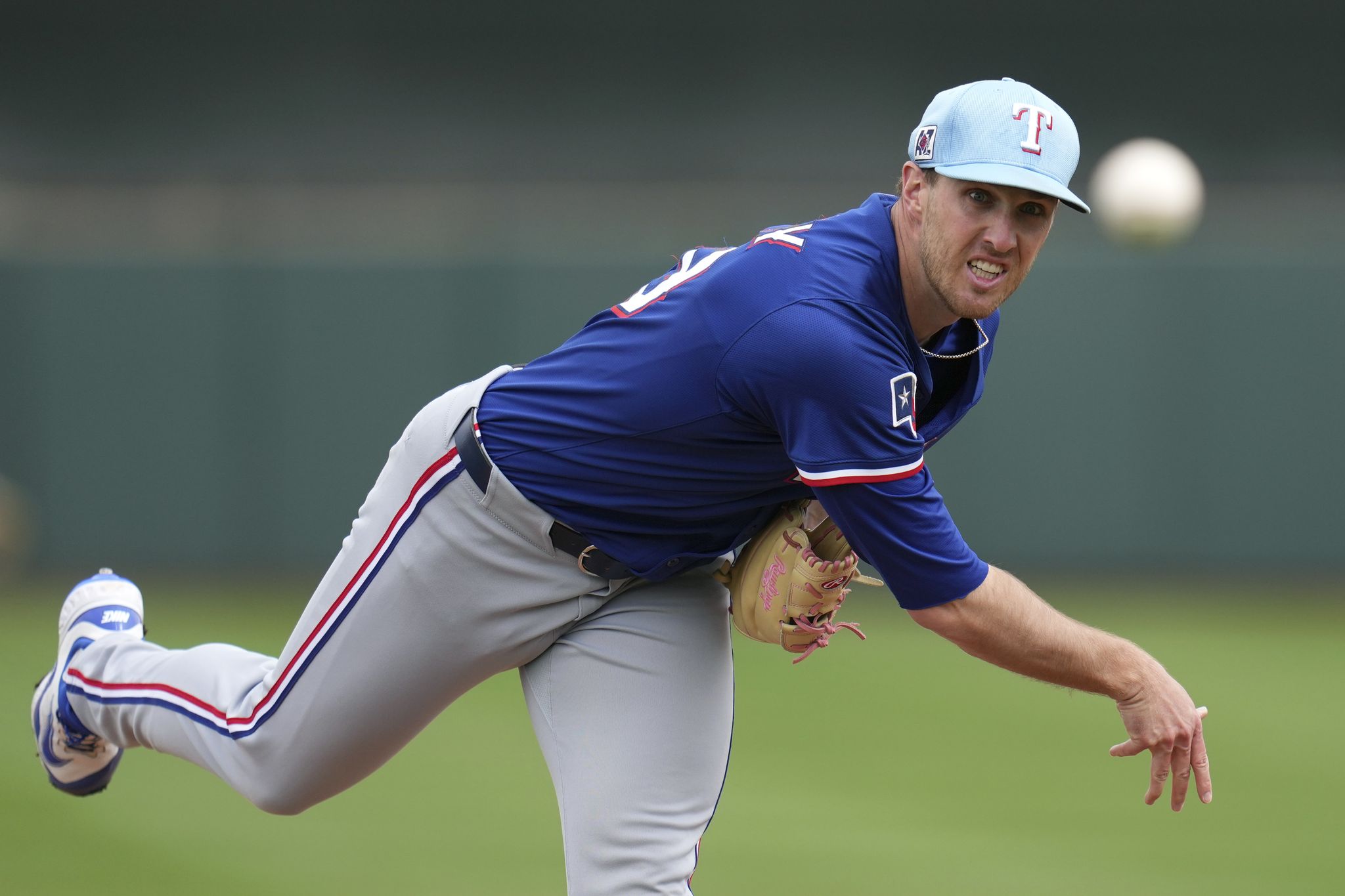 Rangers bring back Patrick Murphy on a minor league deal
