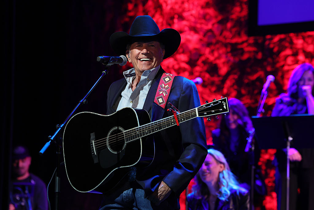 Nearly 140,000 fans clog up George Strait Austin ticket queues