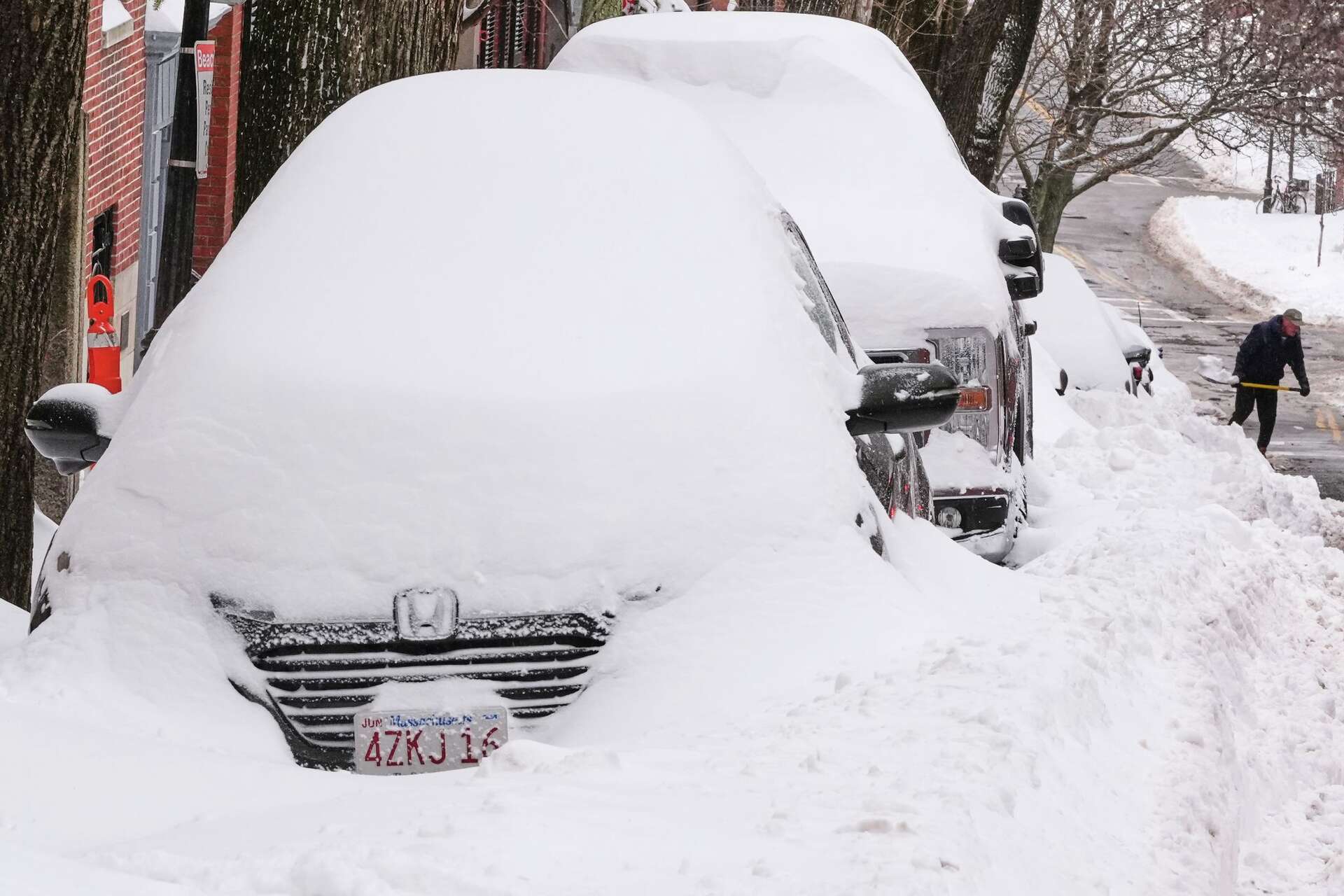 30 people dead from effects of winter storm as more freezing cold ...