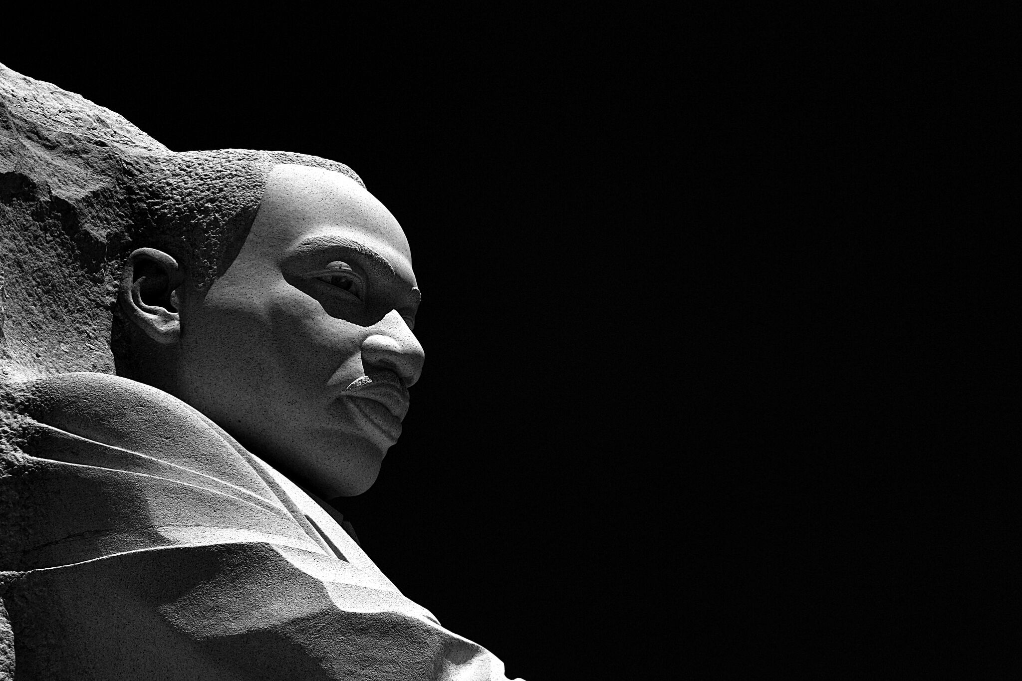 3 French tourists drown when their boat capsizes in Oman