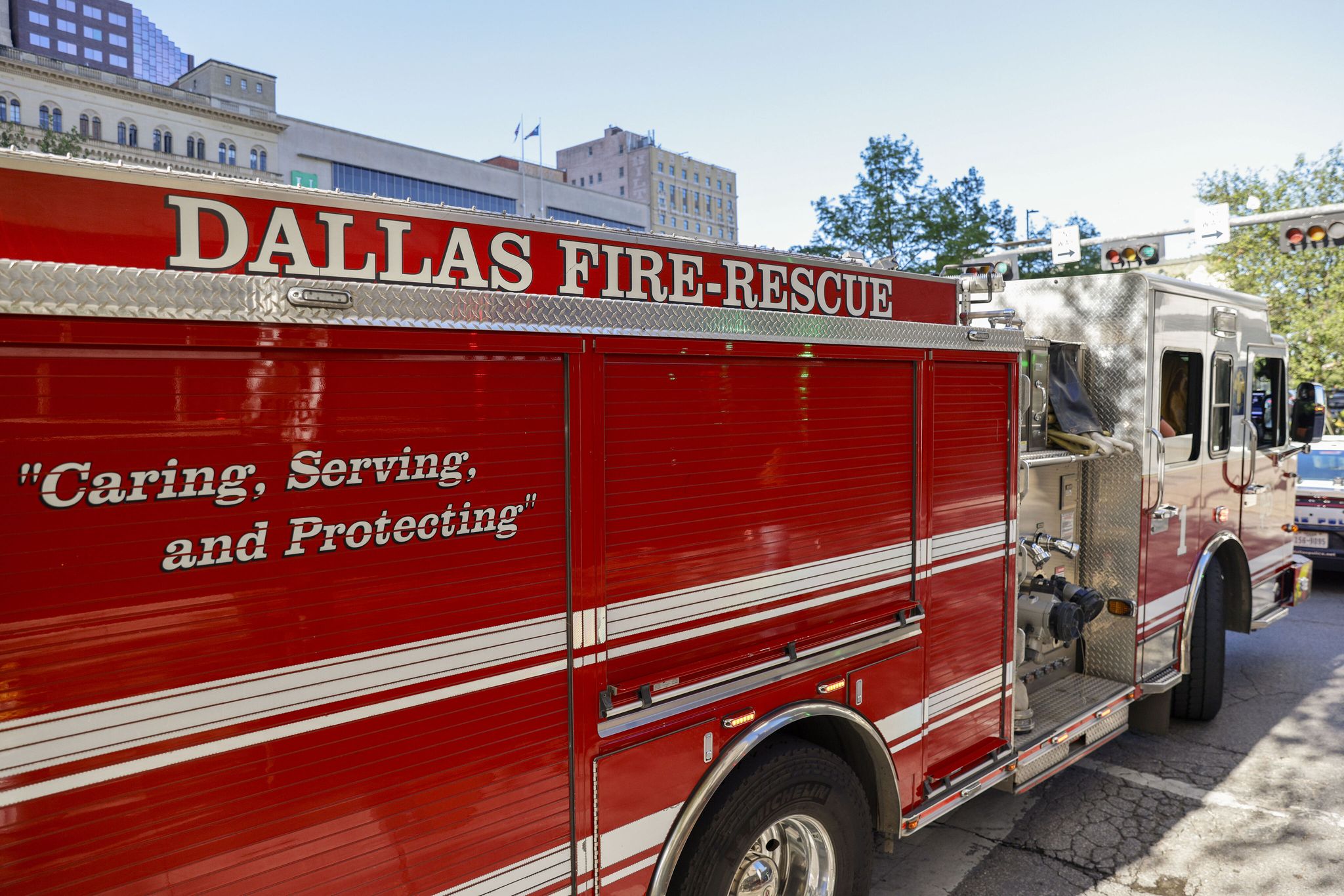 Dallas firefighters say 8 dogs killed in burning camper at Rylie ...