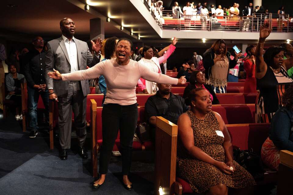 Bishop T.D. Jakes announces he is stepping down as leader of The Potter ...