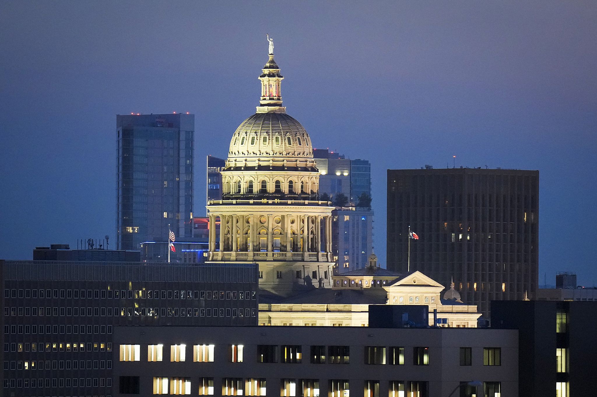 Texas lawmakers take aim at contract lobbyists hired by local governments