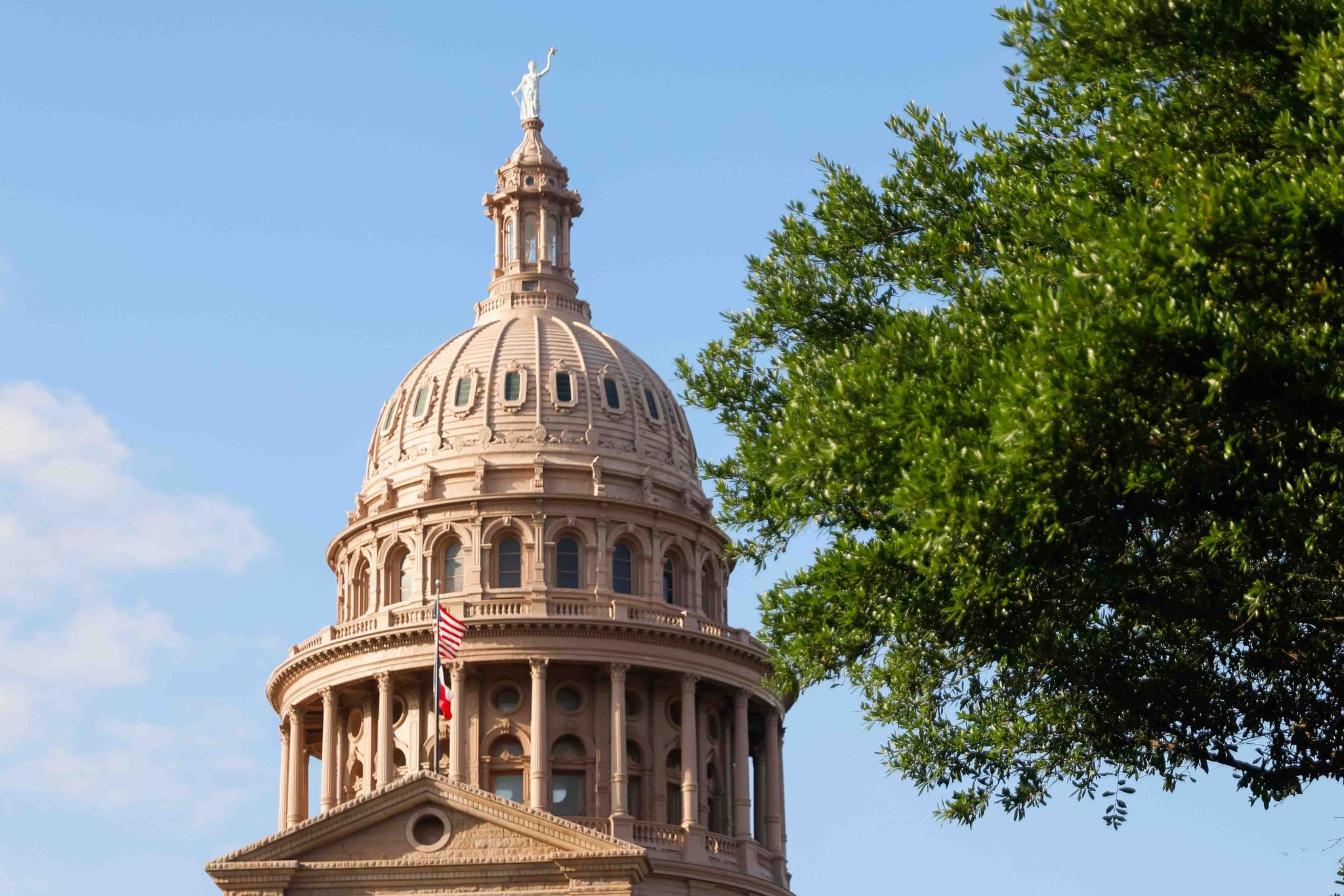 Texas Capitol reopens after arrest in threat again lawmakers