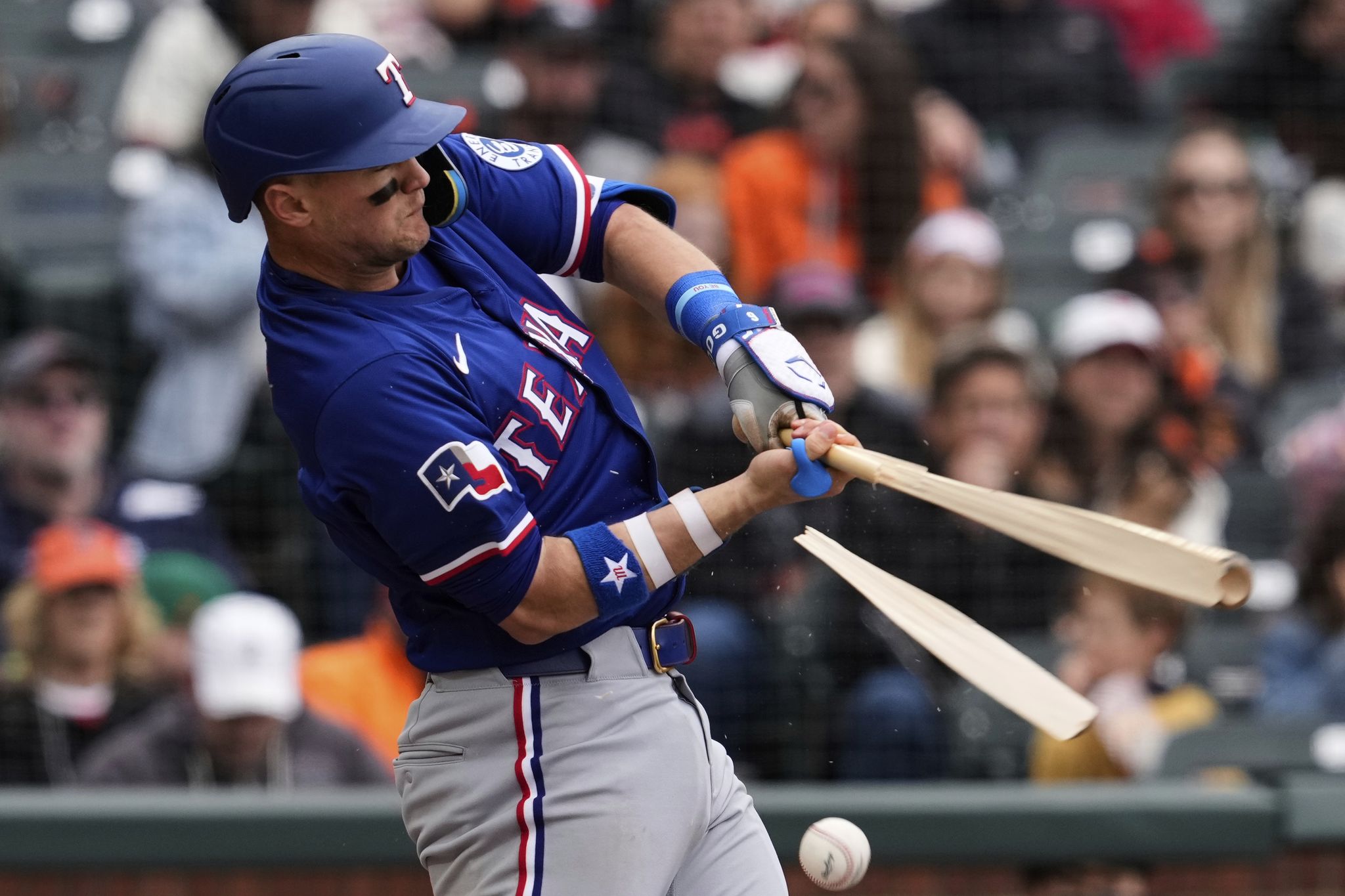 Josh Jung sustains finger injury during Rangers-Giants on Sunday