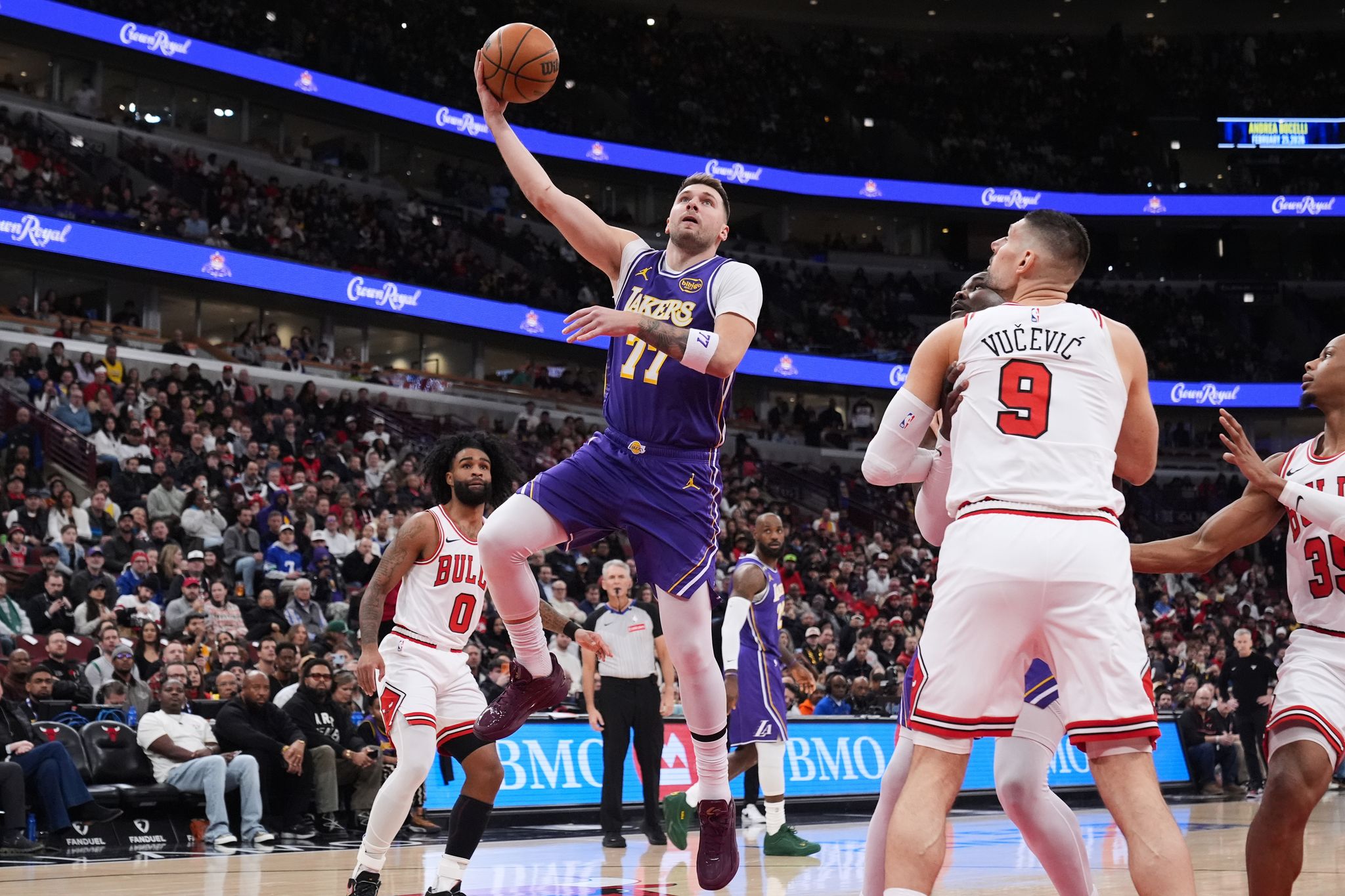 Luka Doncic scores 46 points as the Lakers beat the Bulls 129-118