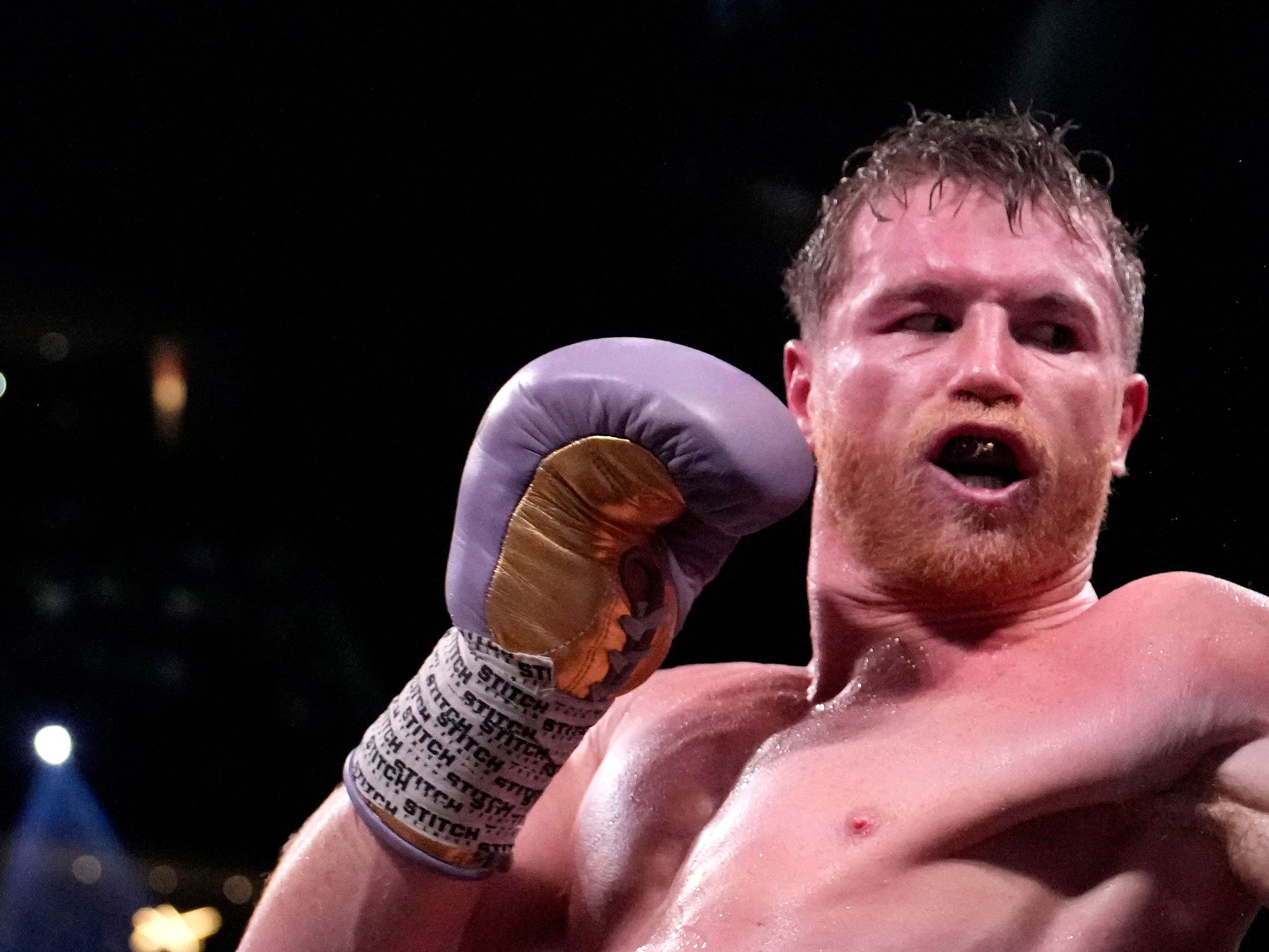 Canelo Álvarez vence a William Scull y retiene sus centros de peso ...