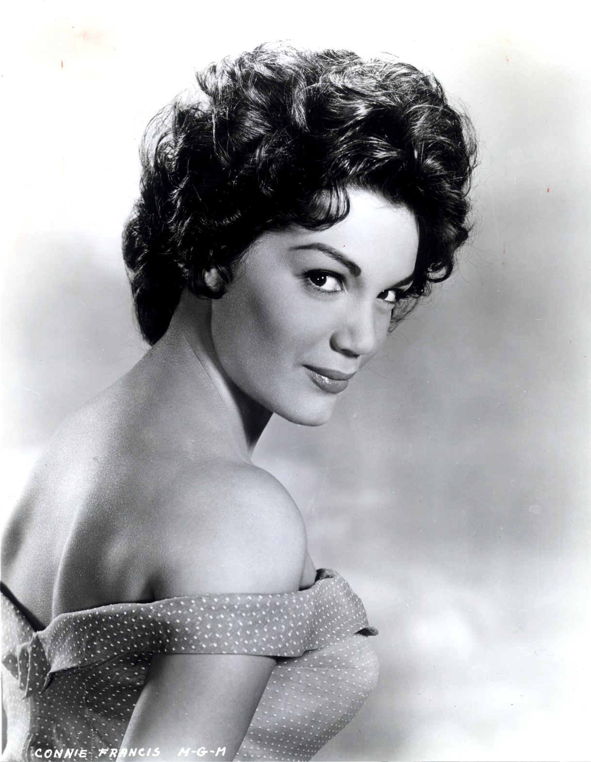 "Pretty Little Baby" singer Connie Francis dies at age 87