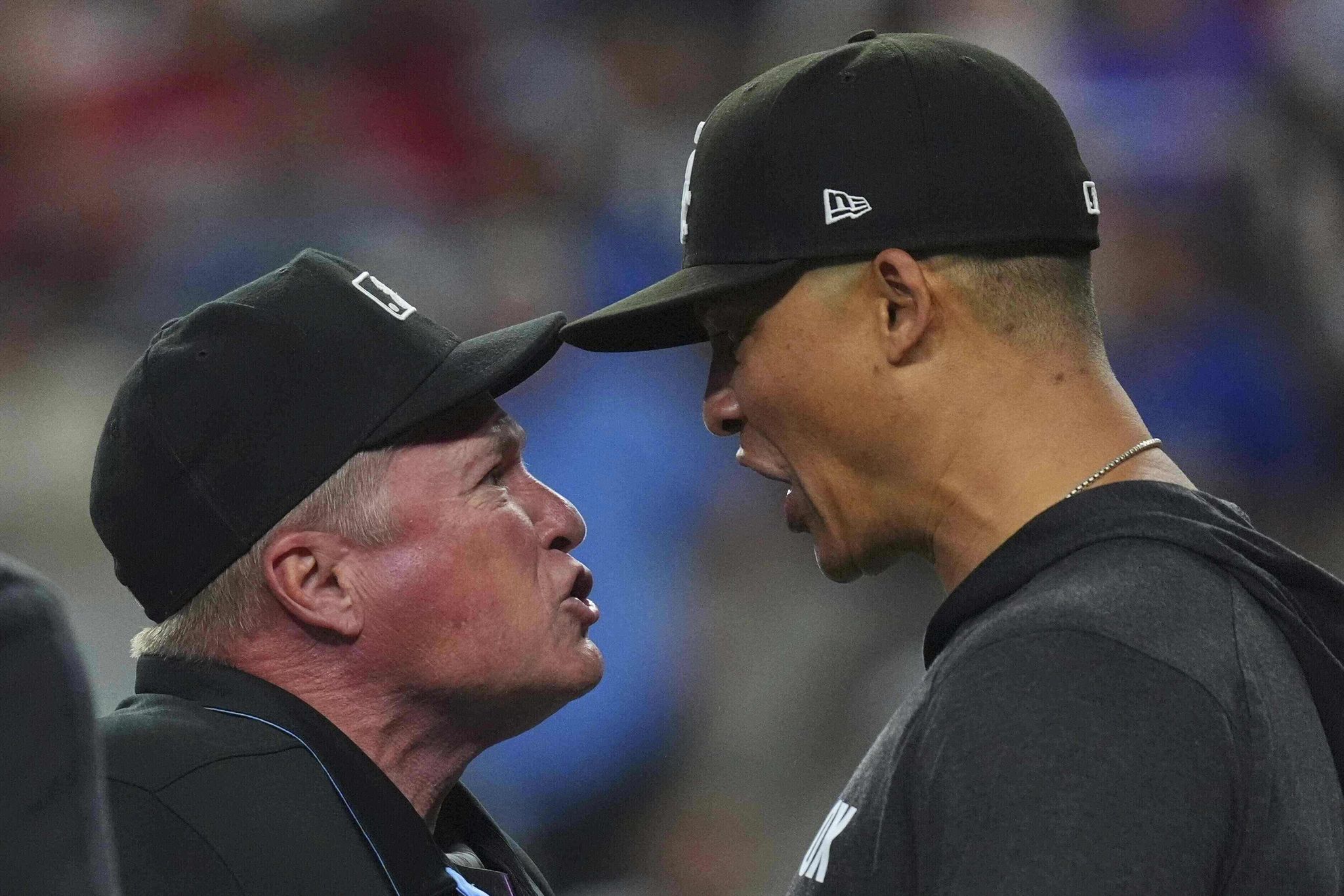 Watch: White Sox manager Will Venable ejected from Rangers matchup
