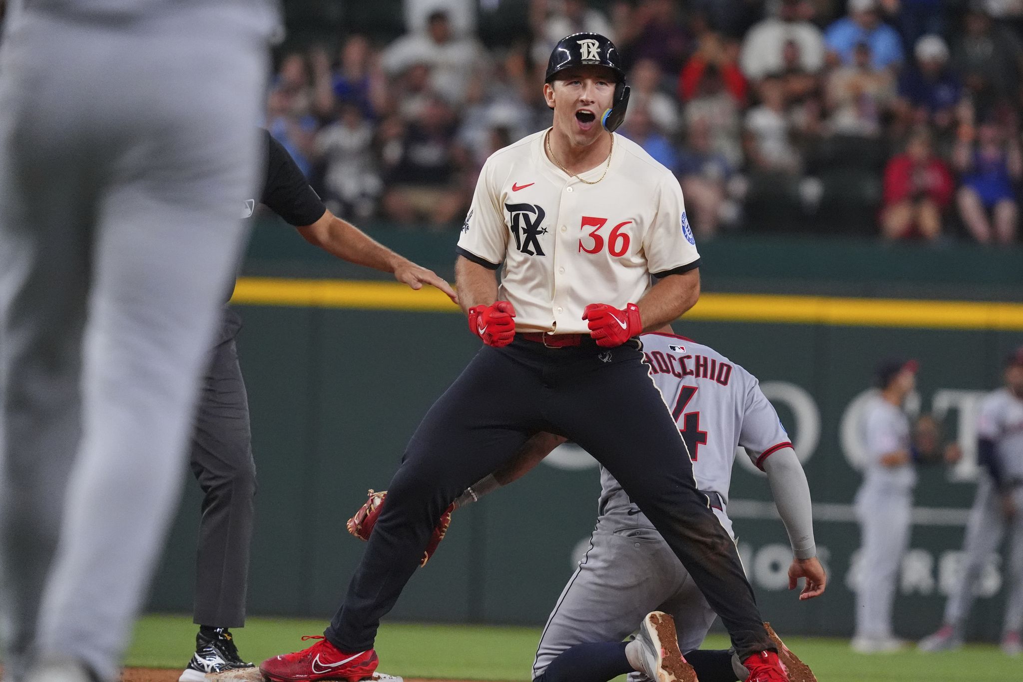 Goodbye Peagle: Rangers play final game in current City Connect jerseys