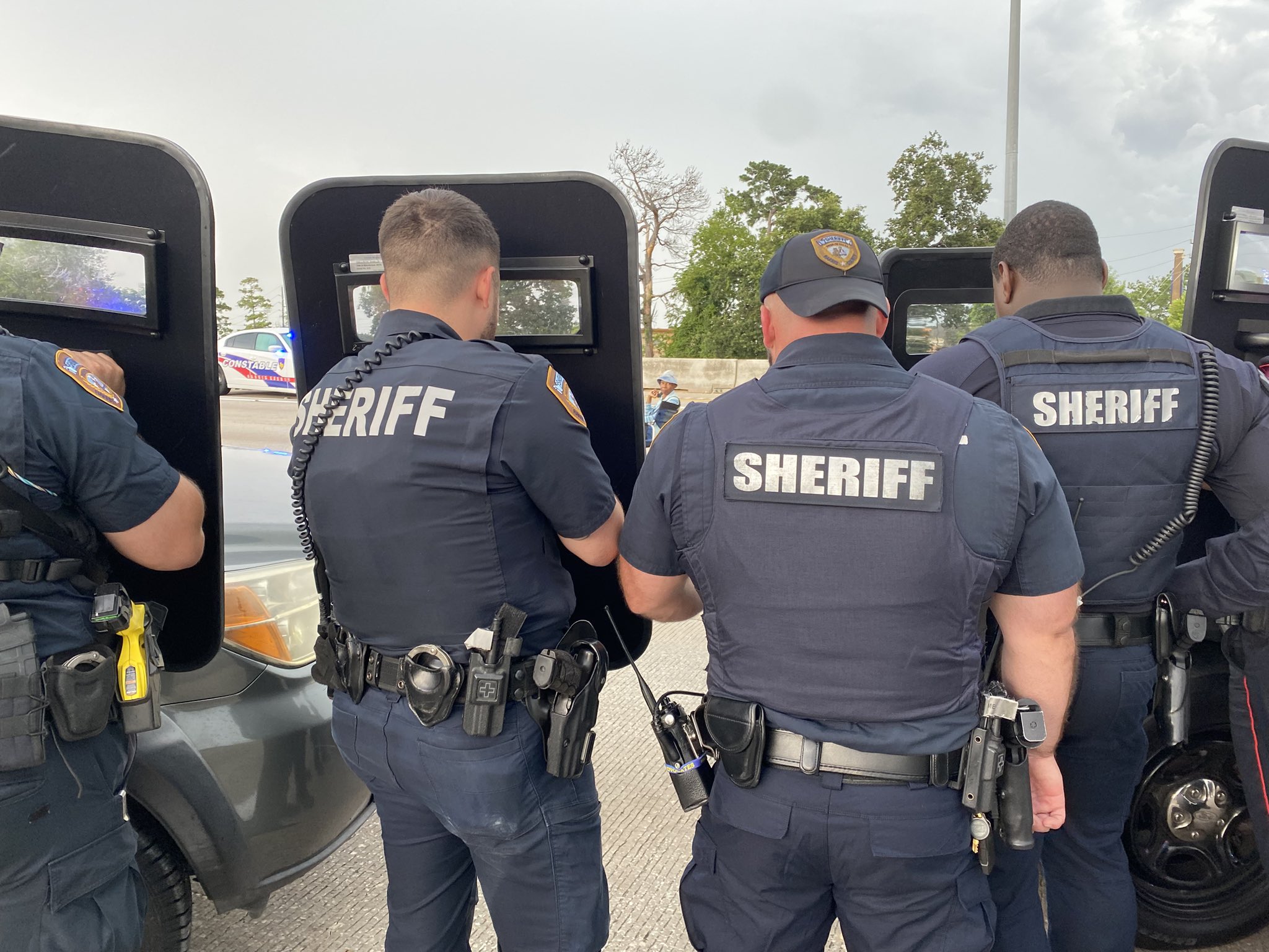 Armed woman brings I-45 traffic in Houston area to standstill