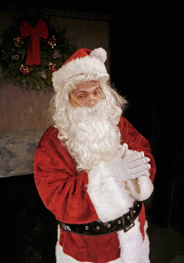 Steamer 10 stages the magic of Santa