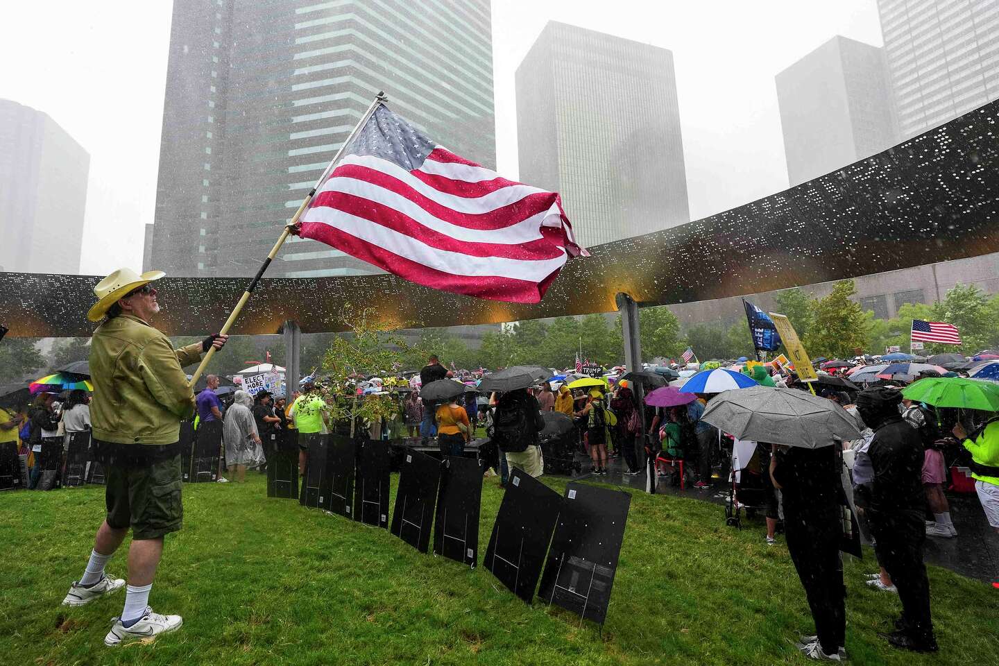 Dallas 'No Kings' protest draws thousands to downtown