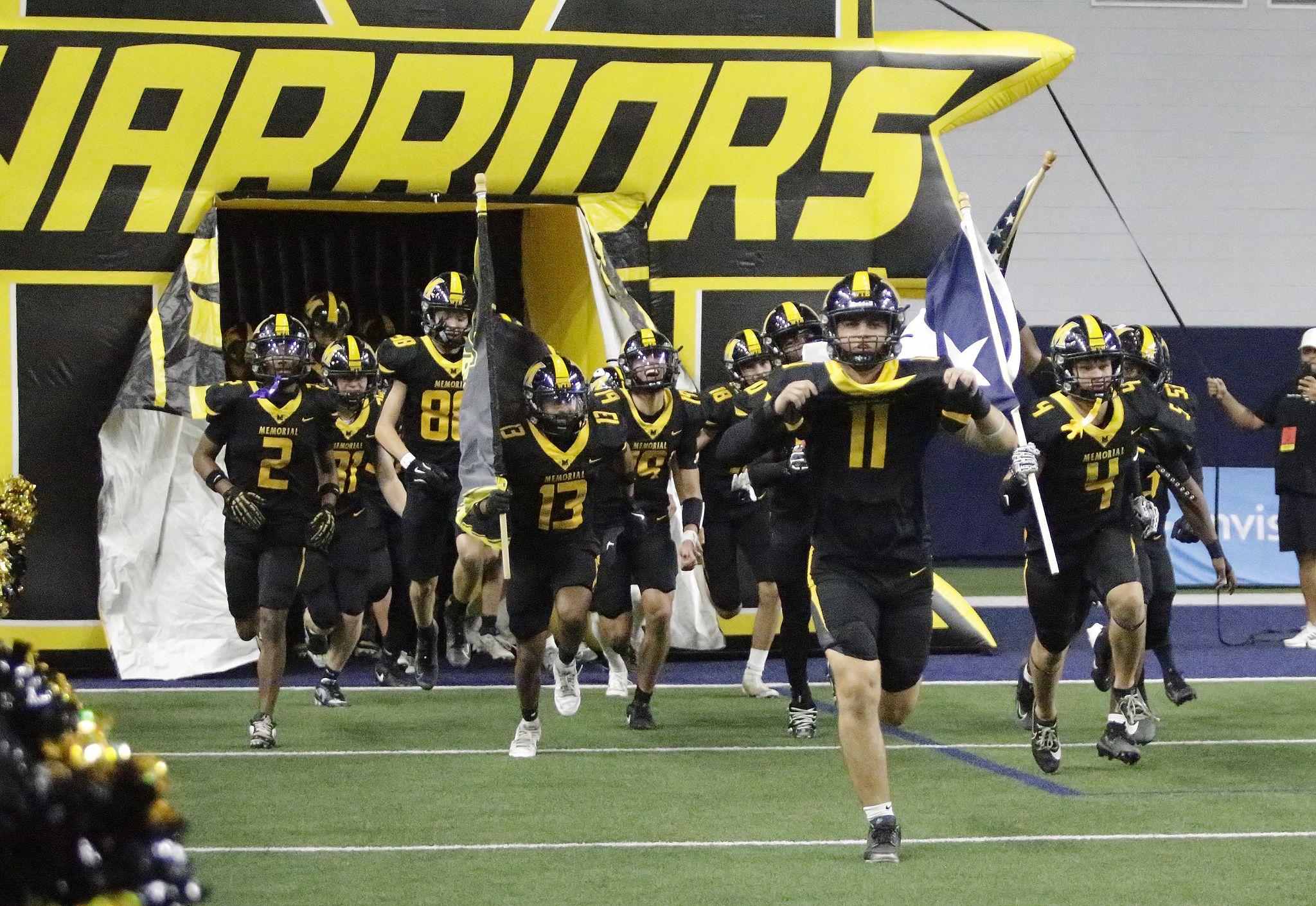 Frisco Memorial honors Austin Metcalf, wins first home game