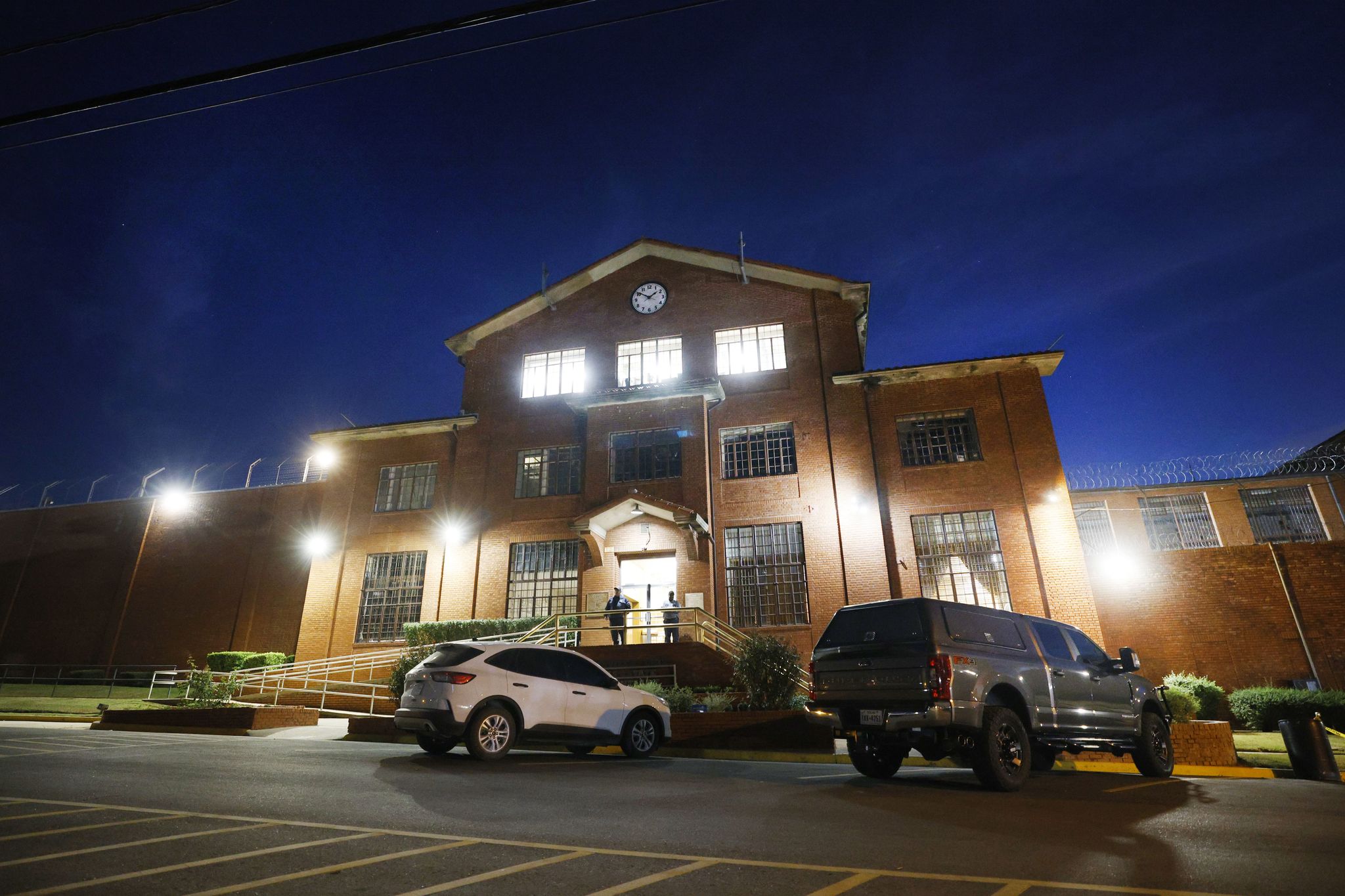 A month out from a Dallas County execution, another man has confessed ...