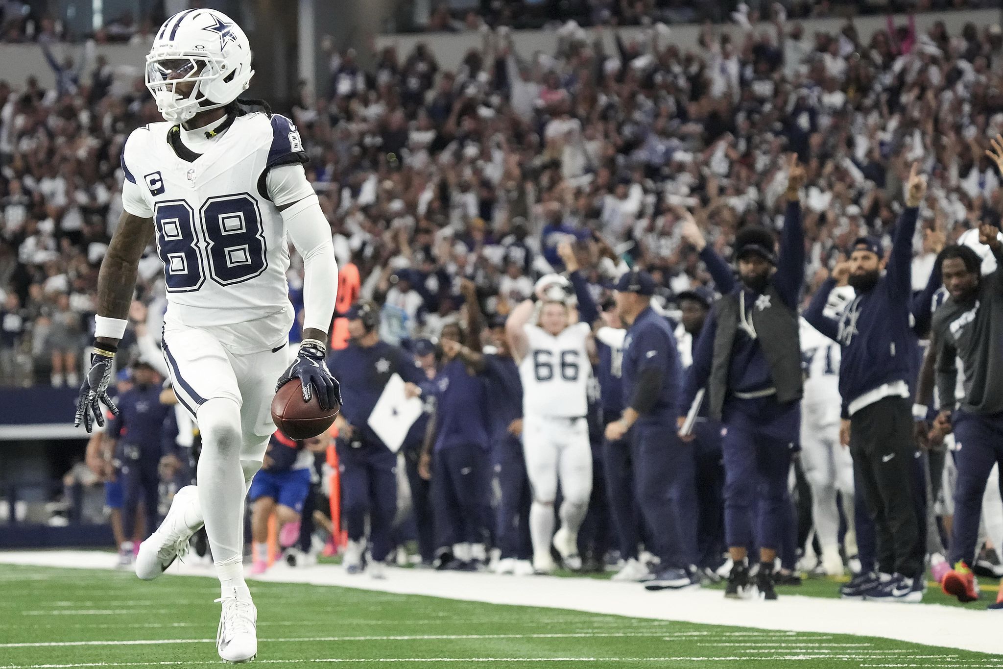 Cowboys' CeeDee Lamb makes fifth straight Pro Bowl as replacement