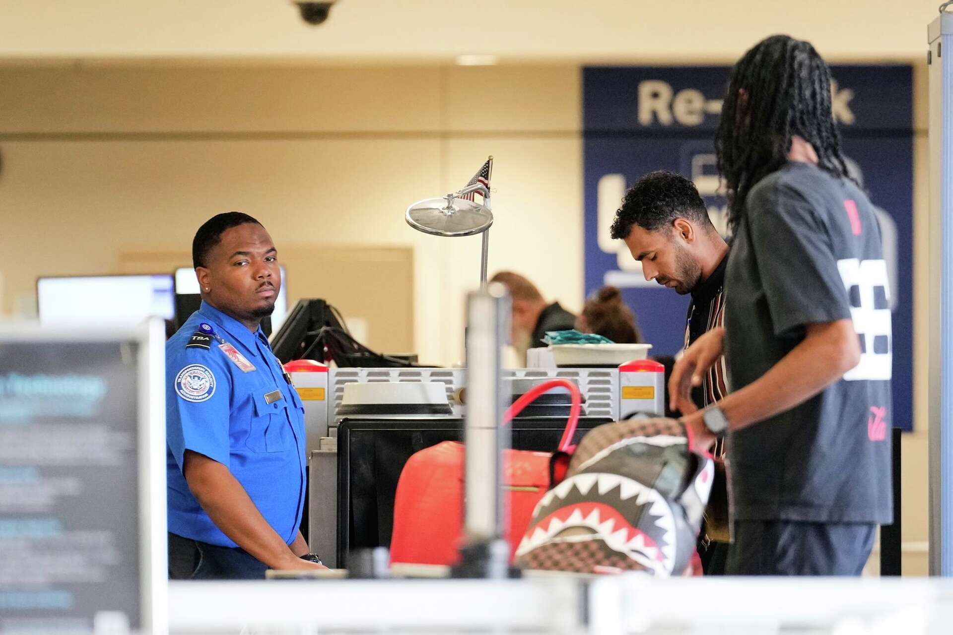 How to check TSA wait times at DFW Airport, Dallas Love Field