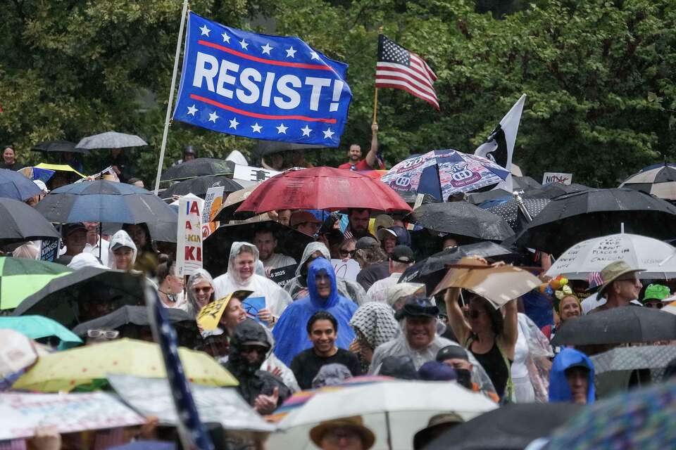Dallas 'No Kings' protest draws thousands to downtown