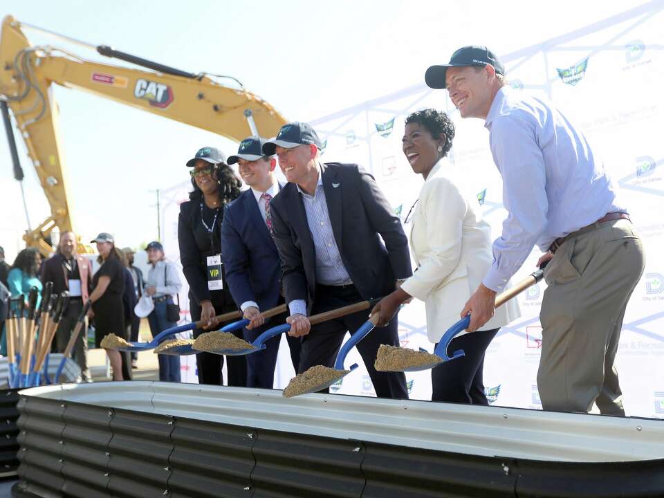 Dallas wants WNBA's Wings to takeover building new facility