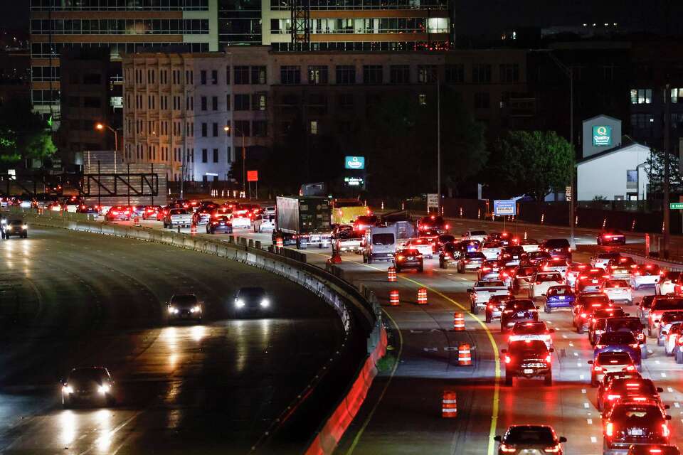 What's the construction happening with the U.S. 75 HOV lanes in Richardson?