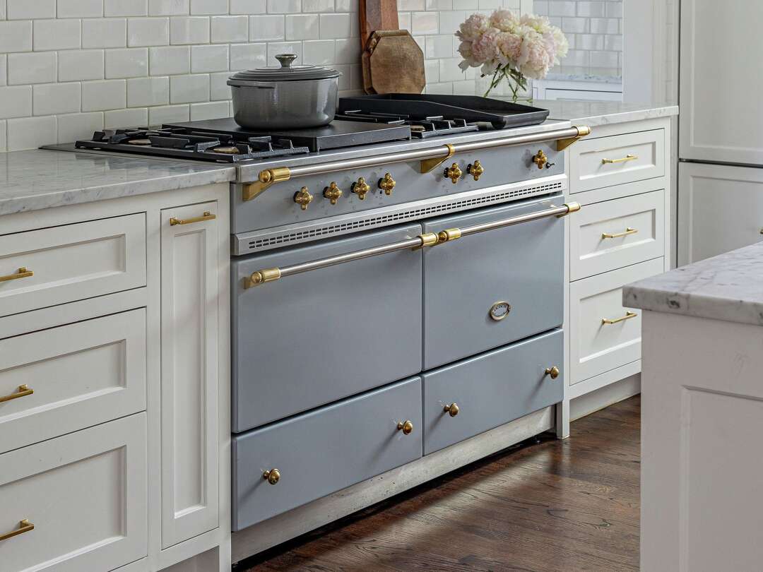 What's an Aga, and why does everyone have a luxury European stove right ...