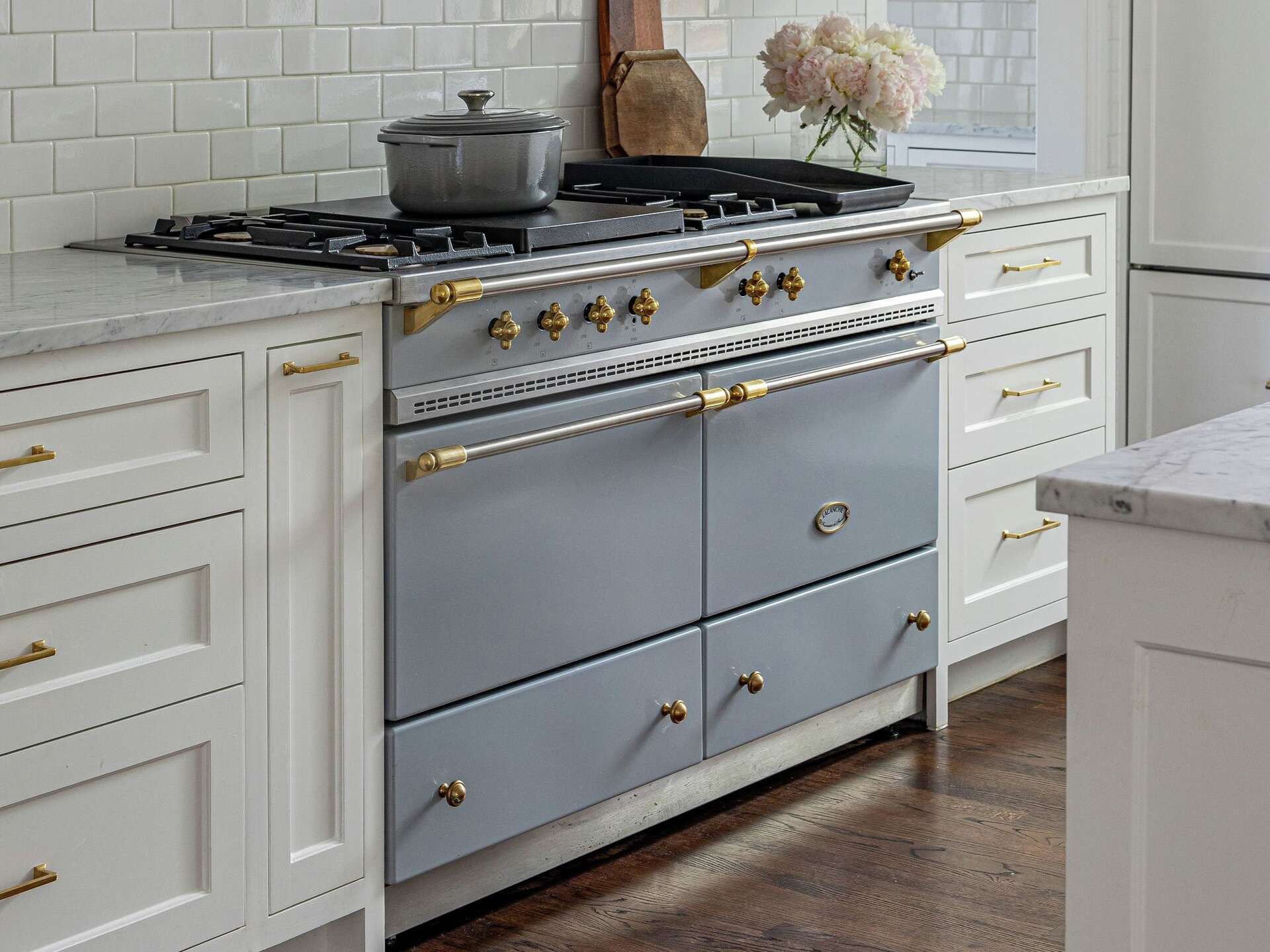 What's an Aga, and why does everyone have a luxury European stove right ...