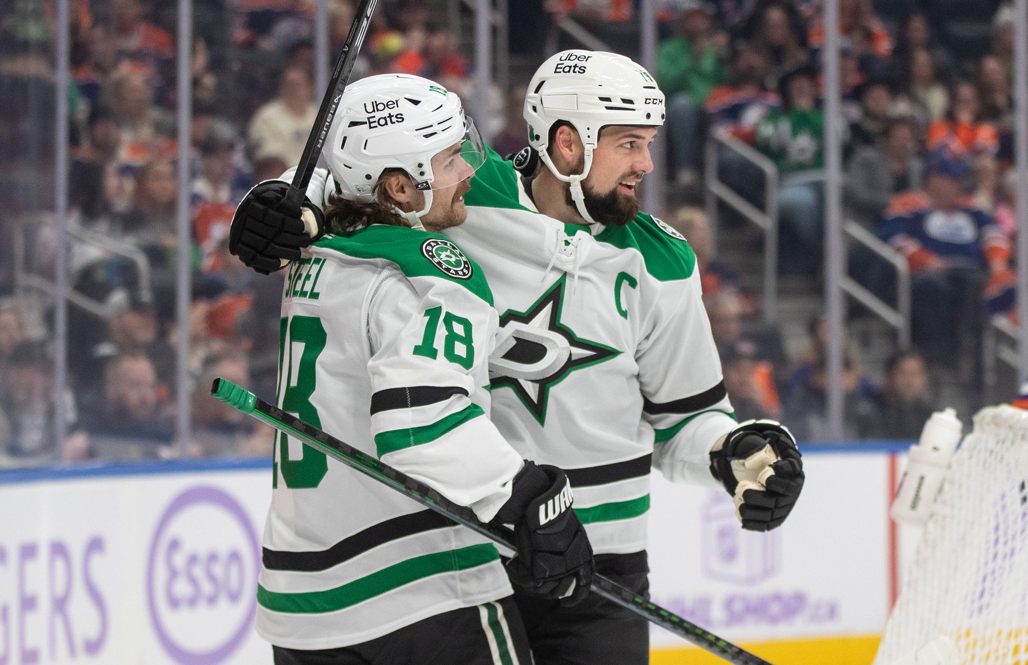 Stars thrash Oilers on Jamie Benn's milestone night