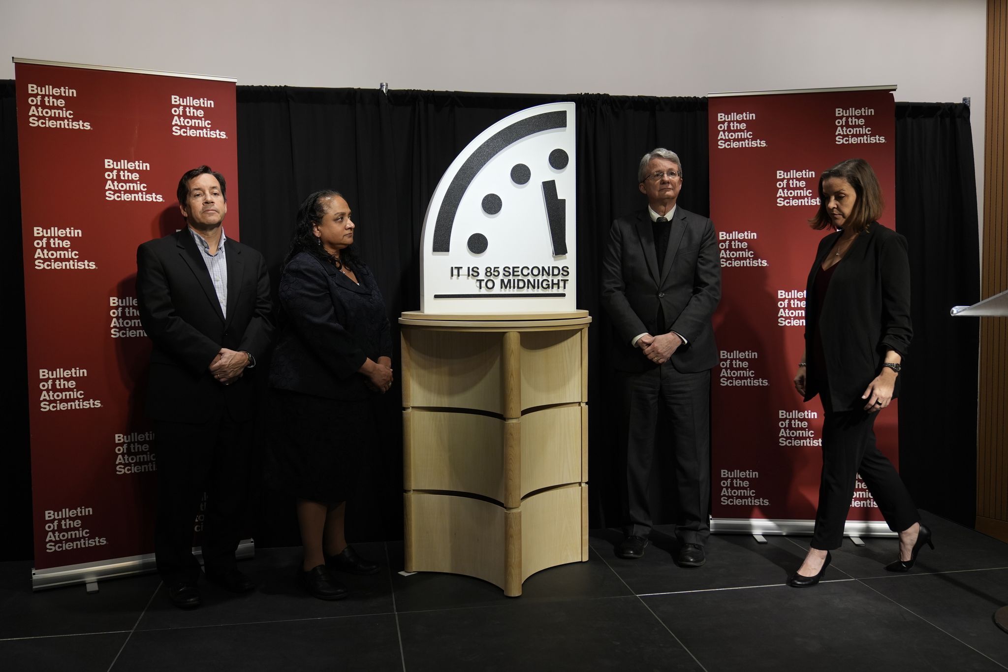 'Doomsday Clock' moves closer to midnight over threats from nuclear ...