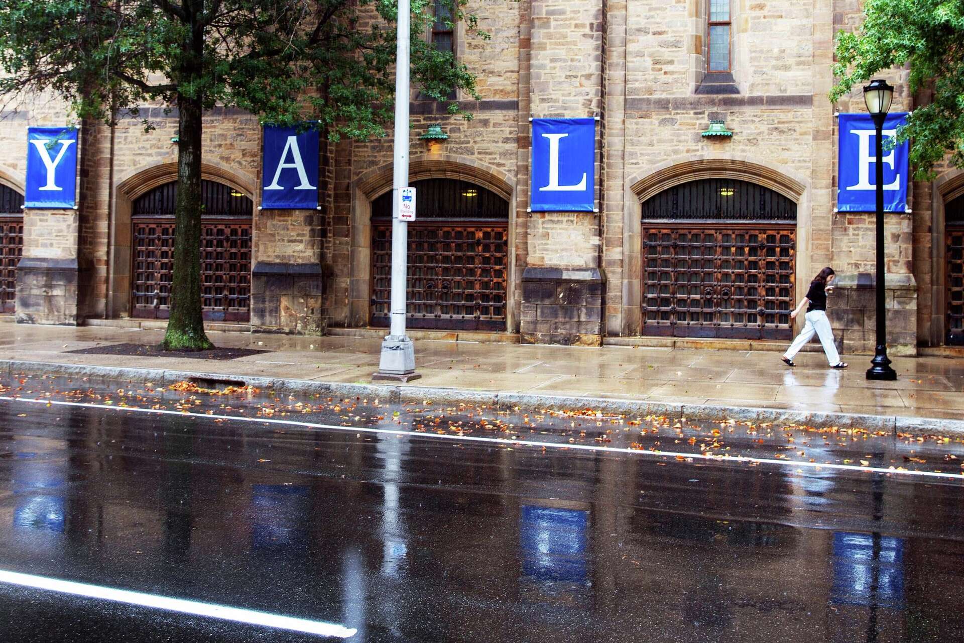 Yale to waive all costs for new undergraduates from families earning ...