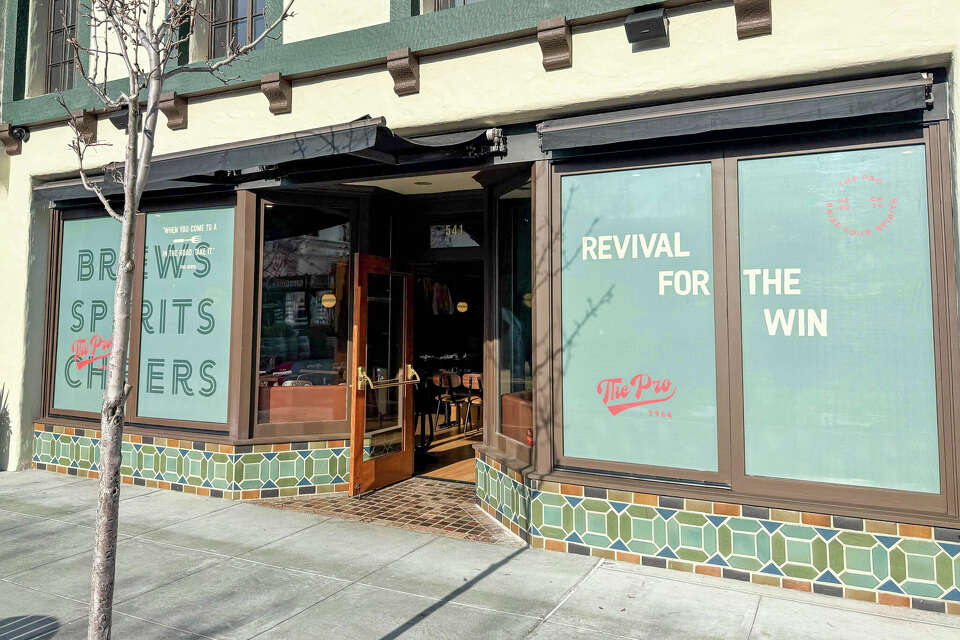 New Palo Alto sports bar is the first truly built for CFB's NIL era