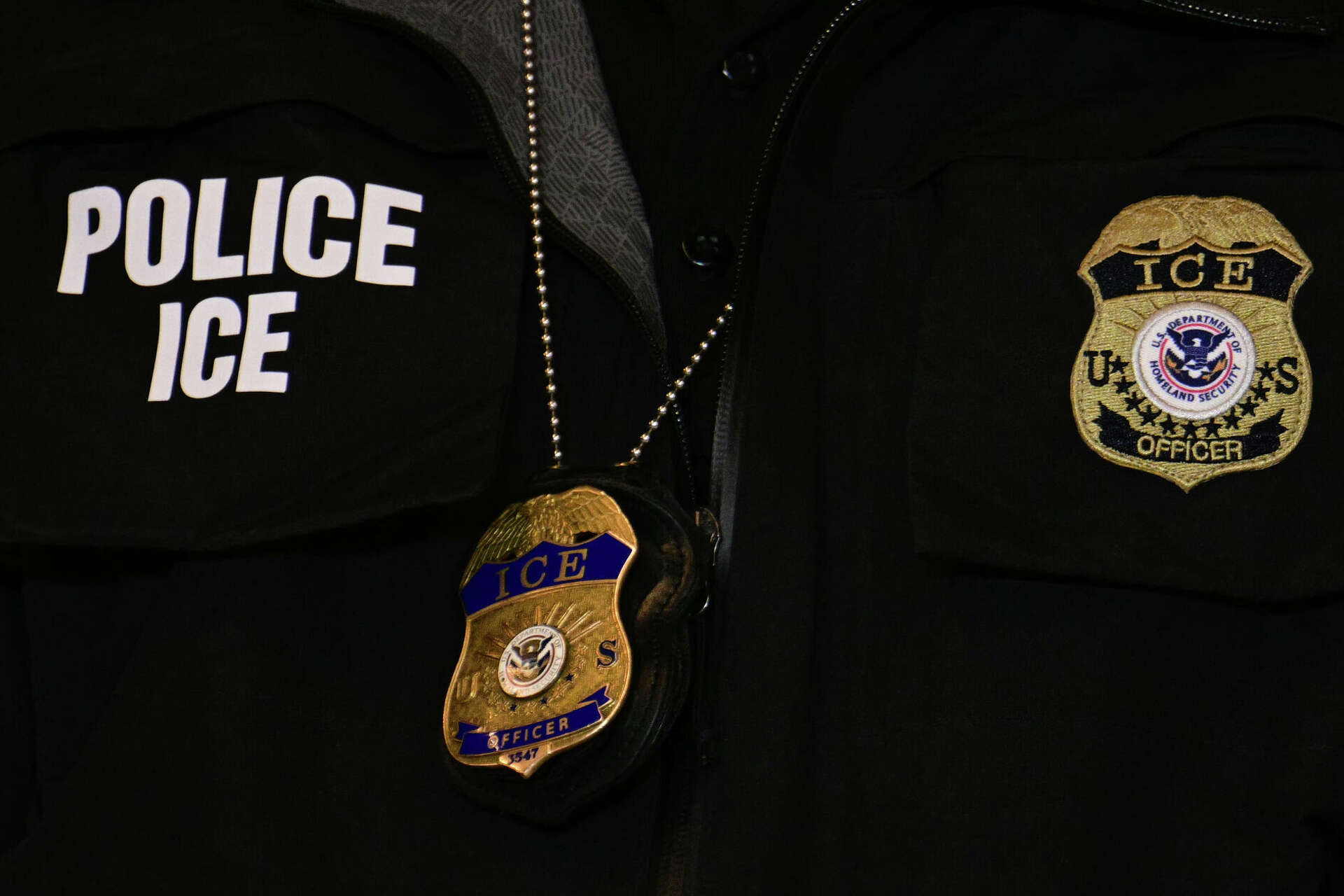 Texas cafe manager quits job over alleged ICE discounts