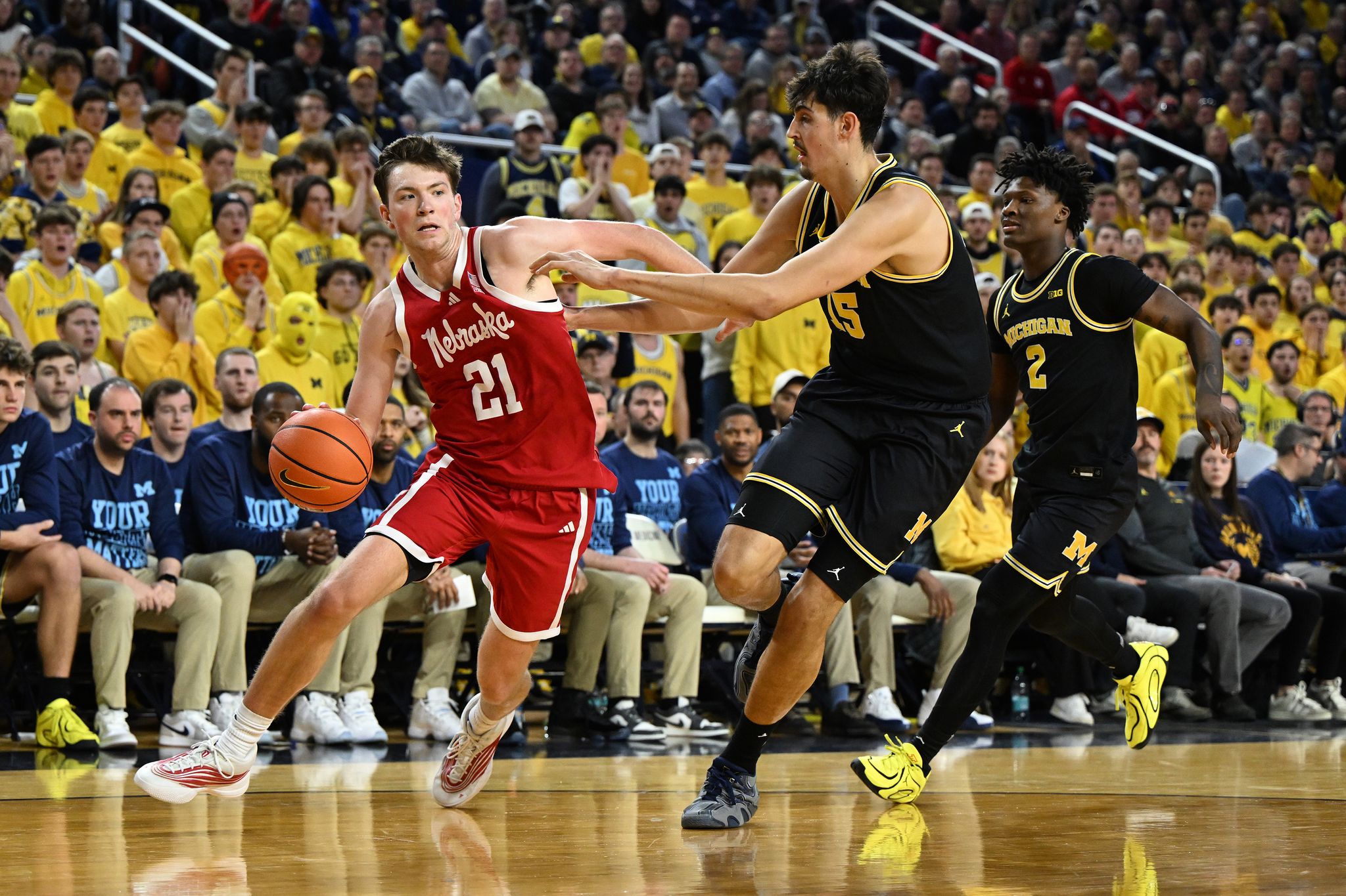 McKenney makes go-ahead layup as No. 3 Michigan hands No. 5 Nebraska ...