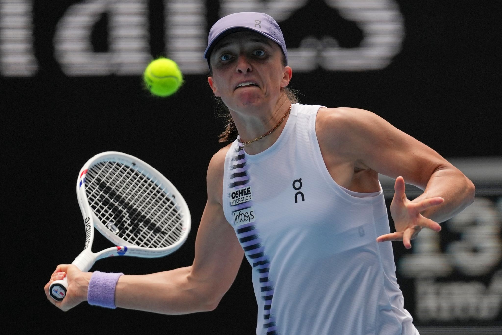 Elena Rybakina defeats Iga Świątek to reach the Australian Open semifinals