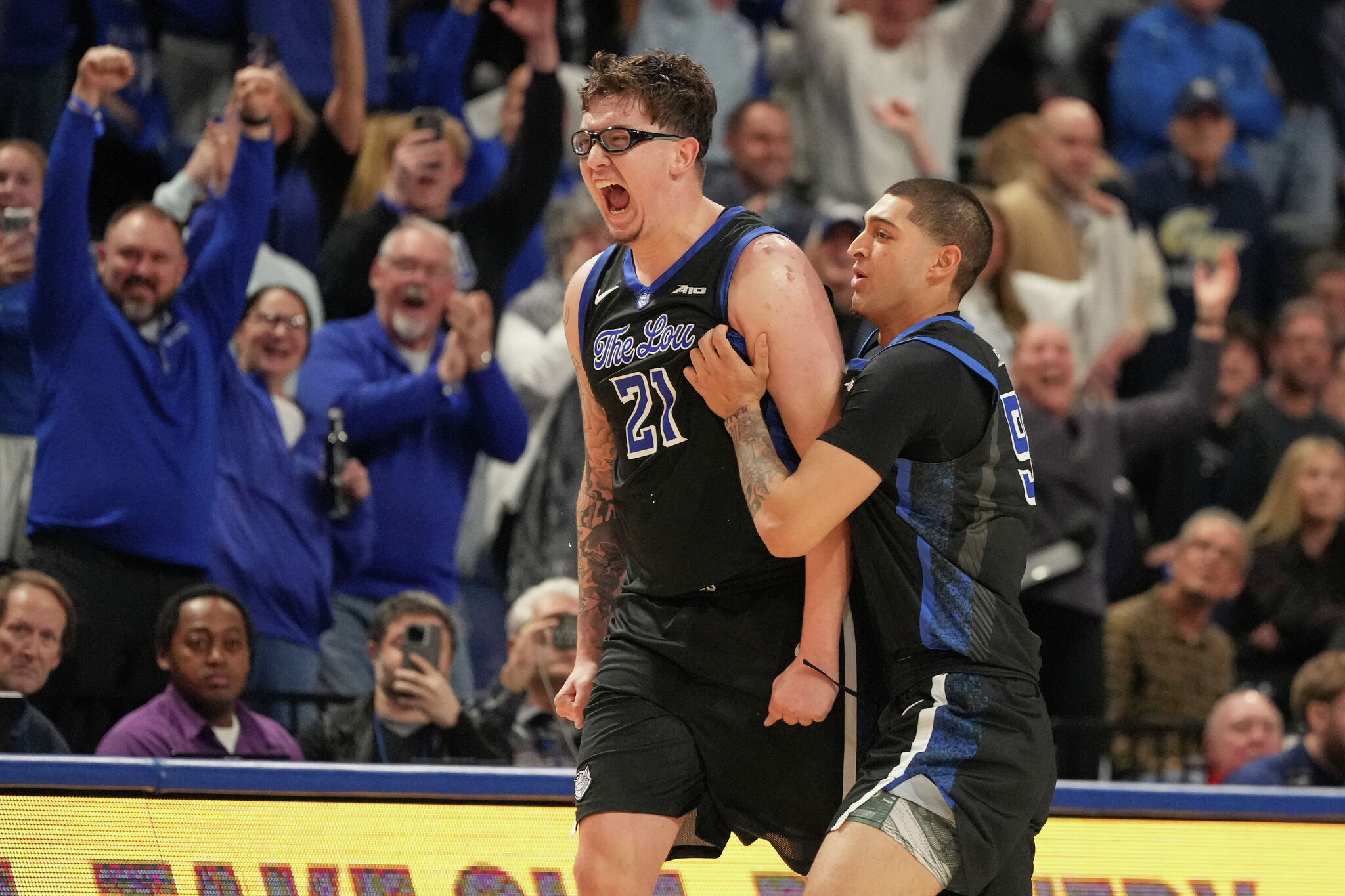 Video: Robbie Avila hits game-winning 3 as No. 21 SLU basketball wins