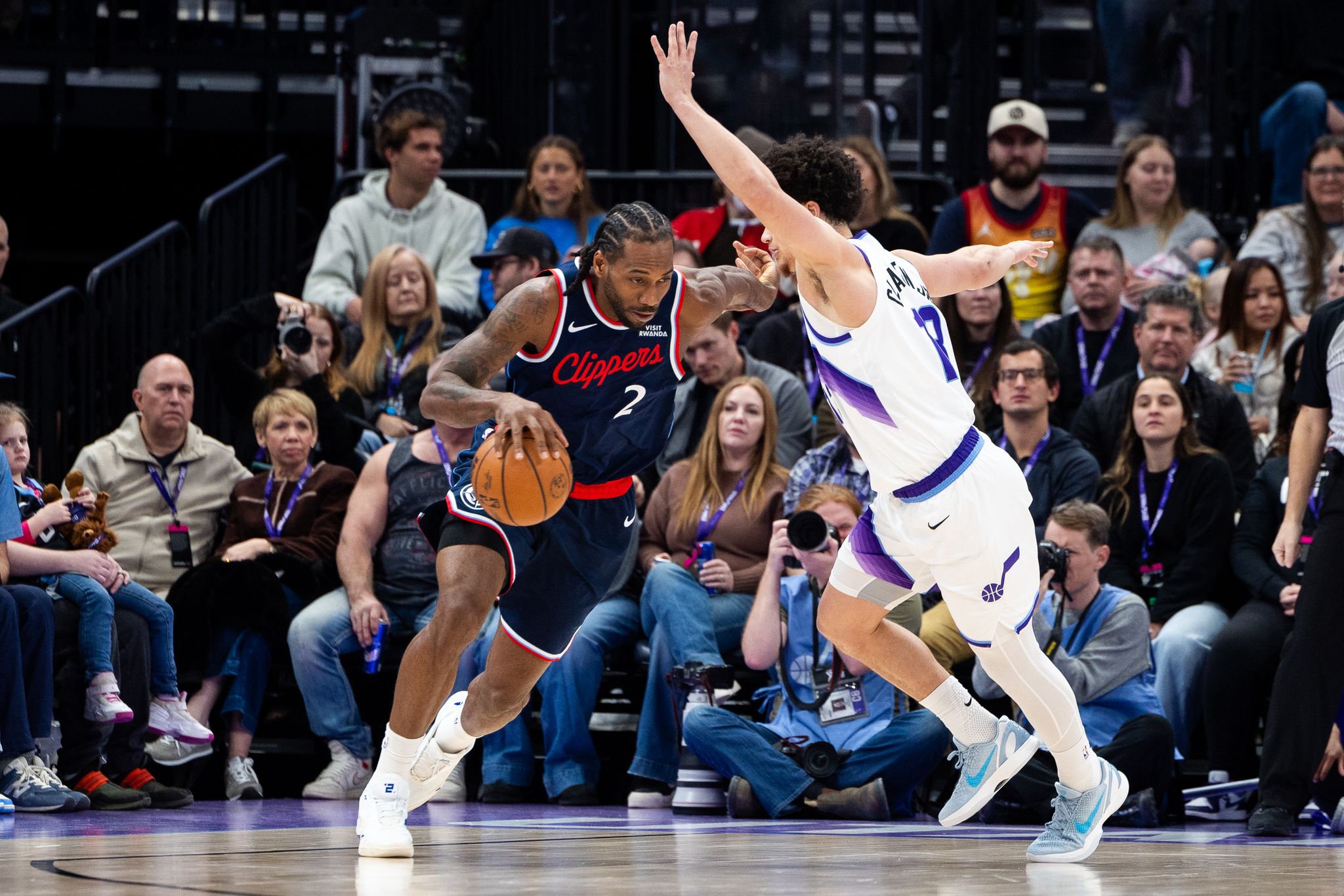 Clippers vencen al Jazz 115-103 y Leonard hila 25 partidos con más de ...