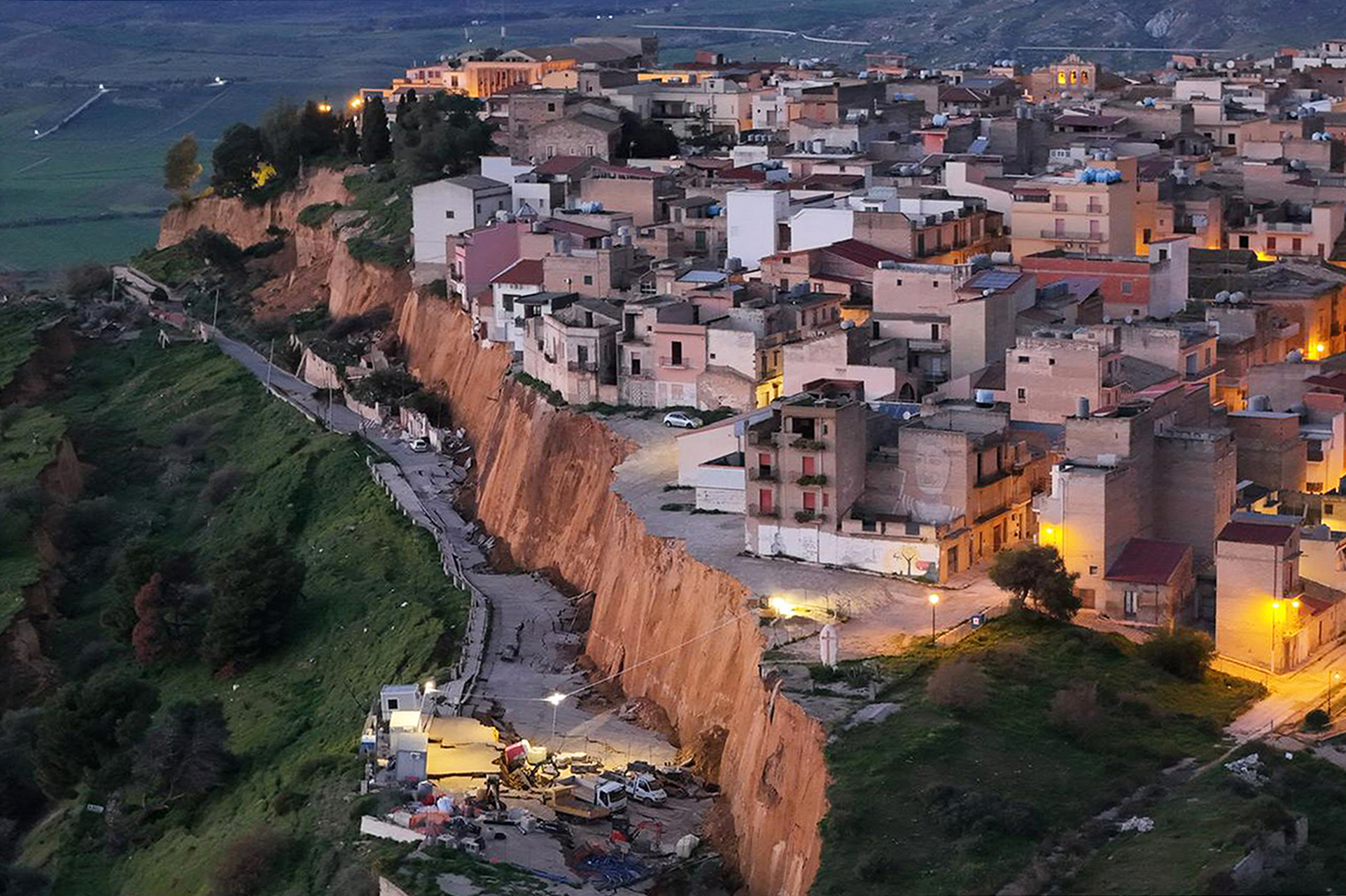 Primera ministra italiana visita pueblo afectado por deslave