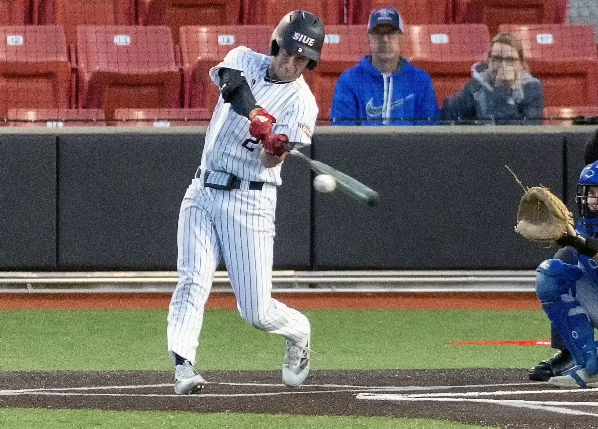 SIUE beats Evansville as Niedzwiedz hits 20th homer